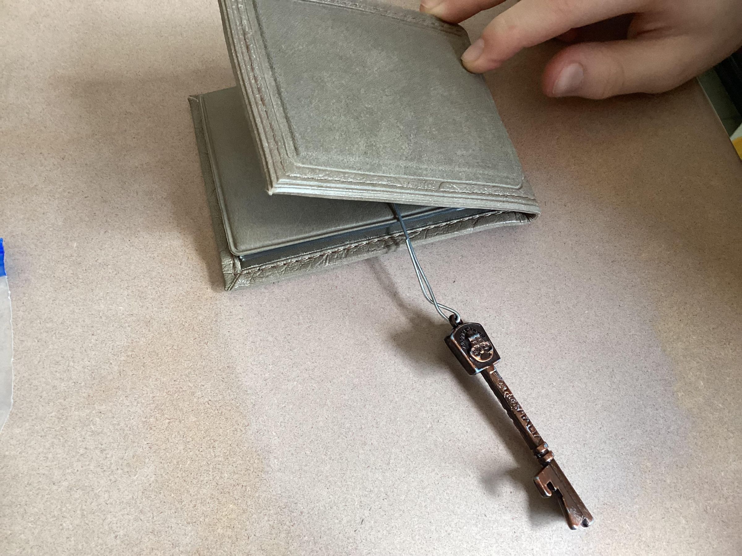 How to Attach Your Keys to Your Wallet So You Never Lose Them : 4 Steps ...
