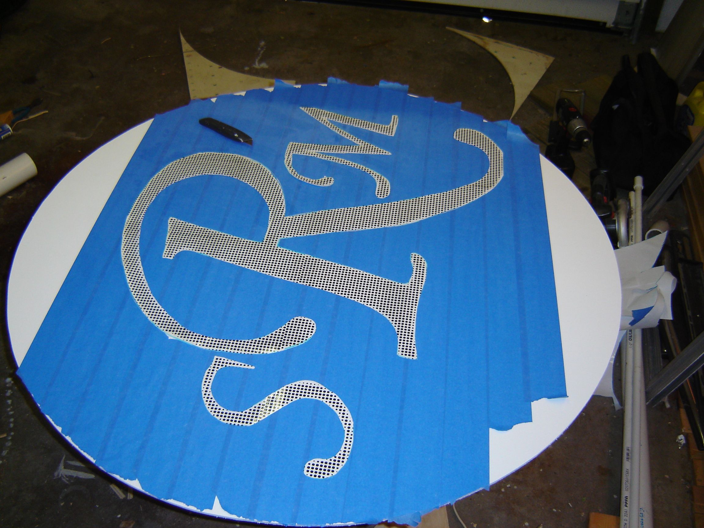 Floating Monogram Backdrop : 3 Steps - Instructables