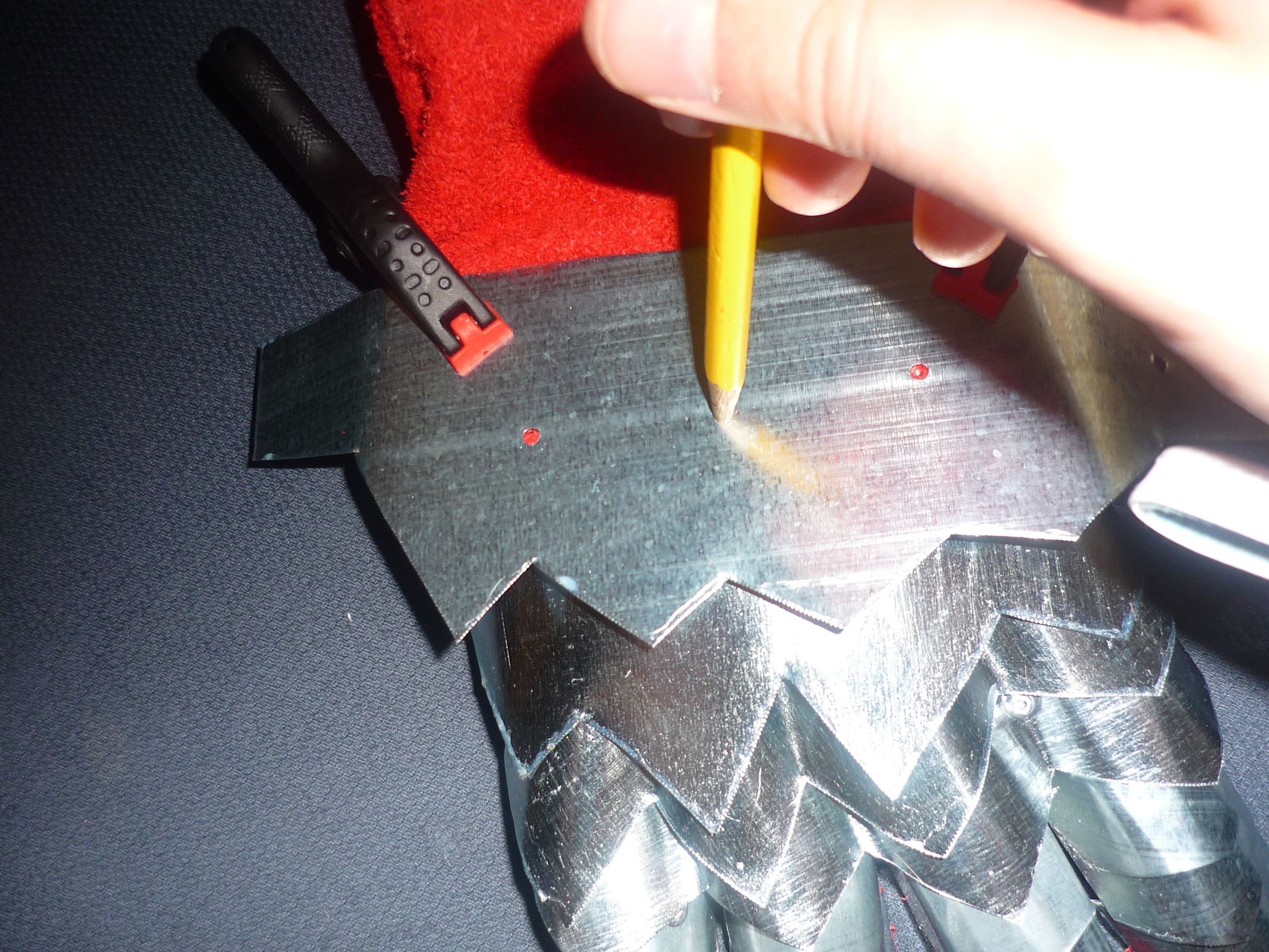 Building a Medieval Gauntlet : 11 Steps (with Pictures) - Instructables
