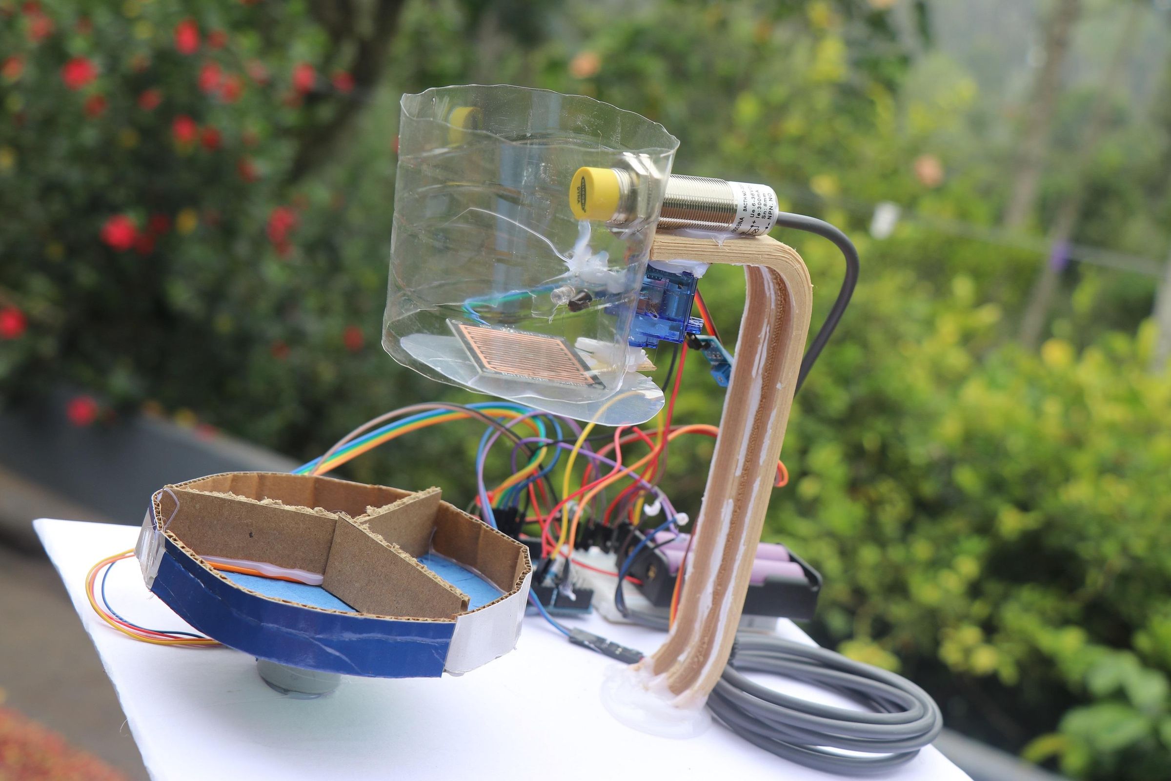 Automatic Dry Wet and Metal Waste Segregation Project Using Arduino : 6 ...