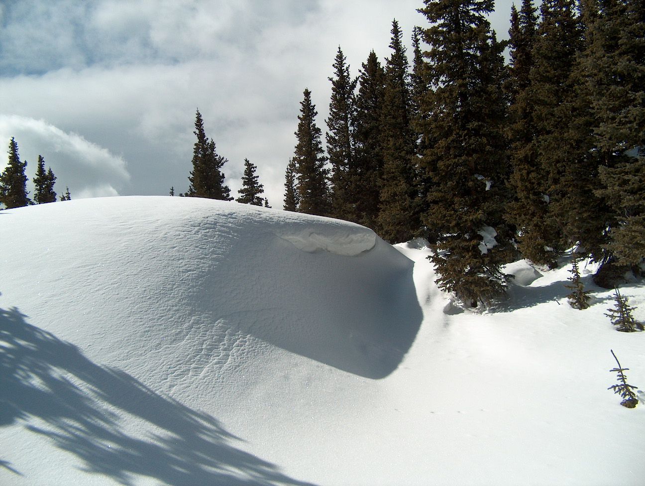 How to Build a Snow Cave for Winter Survival : 5 Steps (with Pictures ...