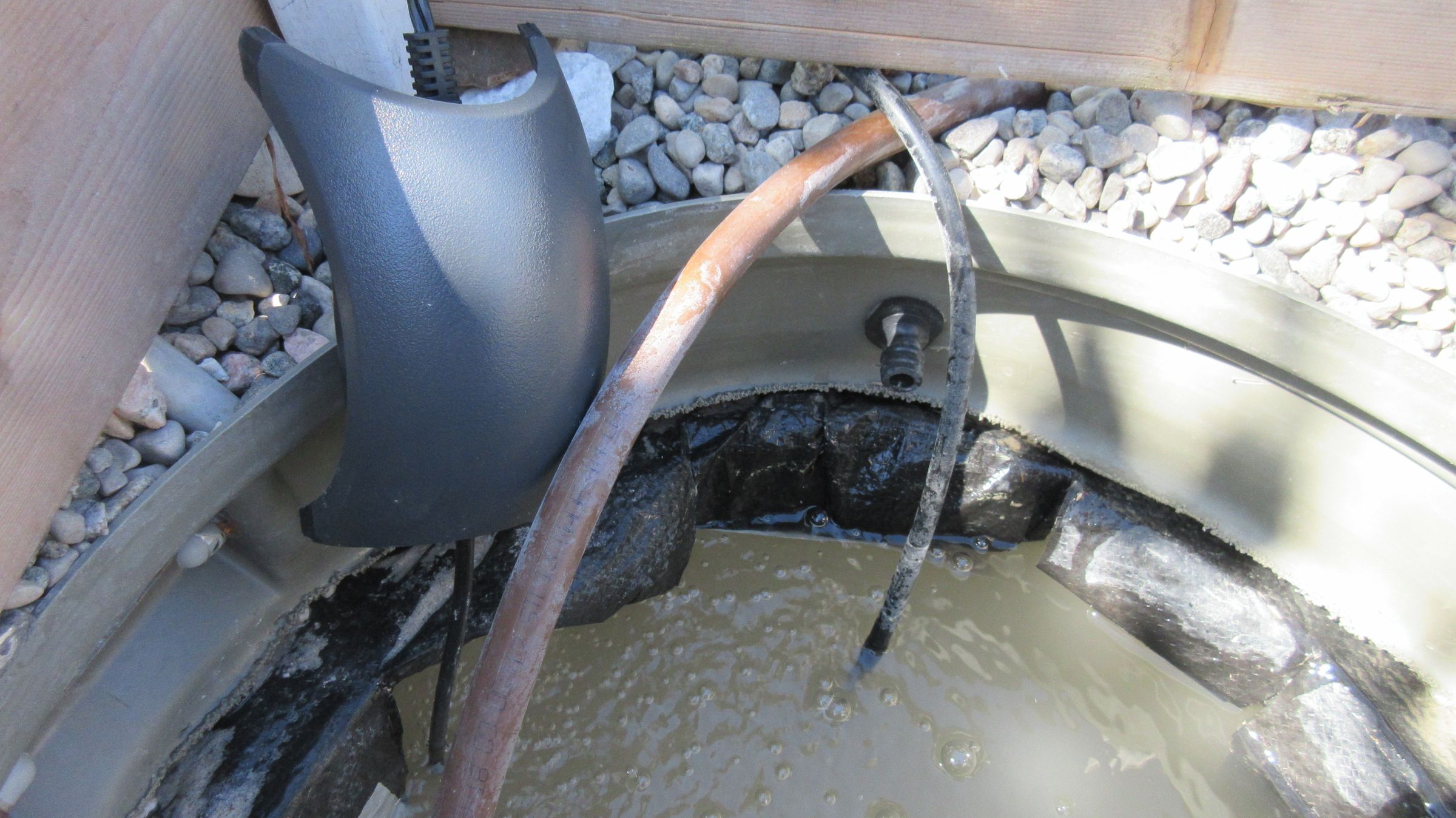 Going Down the Fish Pit : 8 Steps (with Pictures) - Instructables