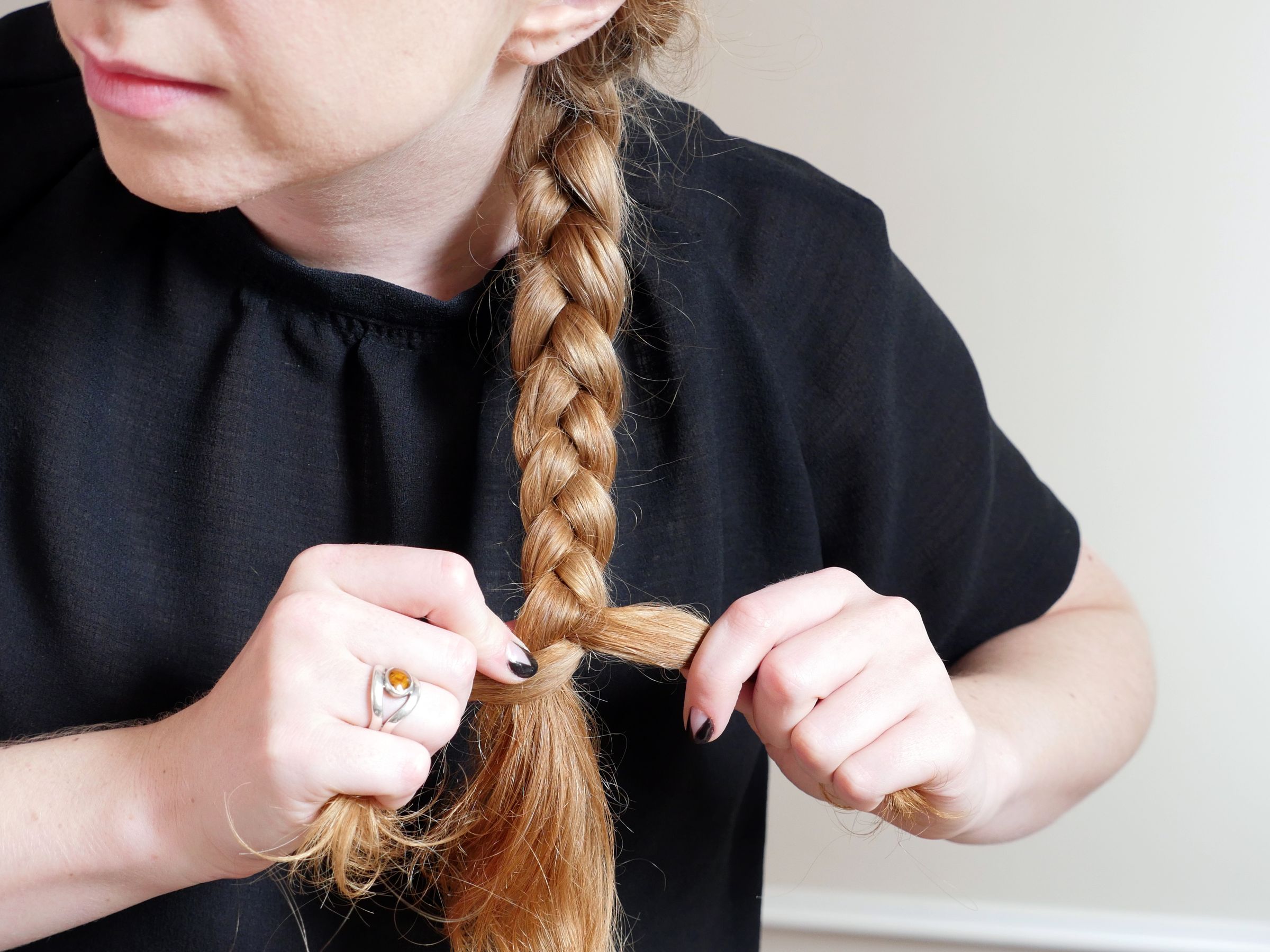 Braid Your Hair Without Looking : 9 Steps (with Pictures) - Instructables