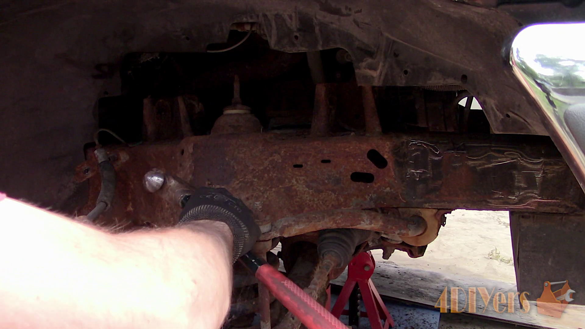 How to Clean Up a Rusty Frame on a Budget : 9 Steps - Instructables