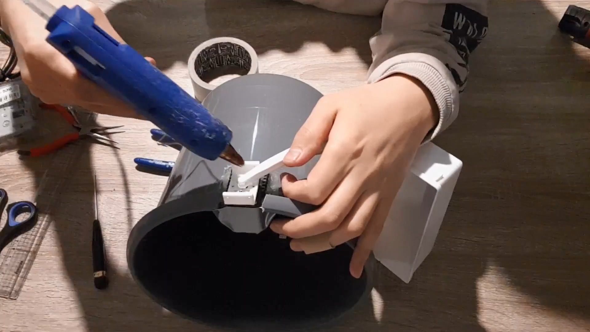 Trash Bin Robot - Giant Hungry Robot : 11 Steps (with Pictures ...