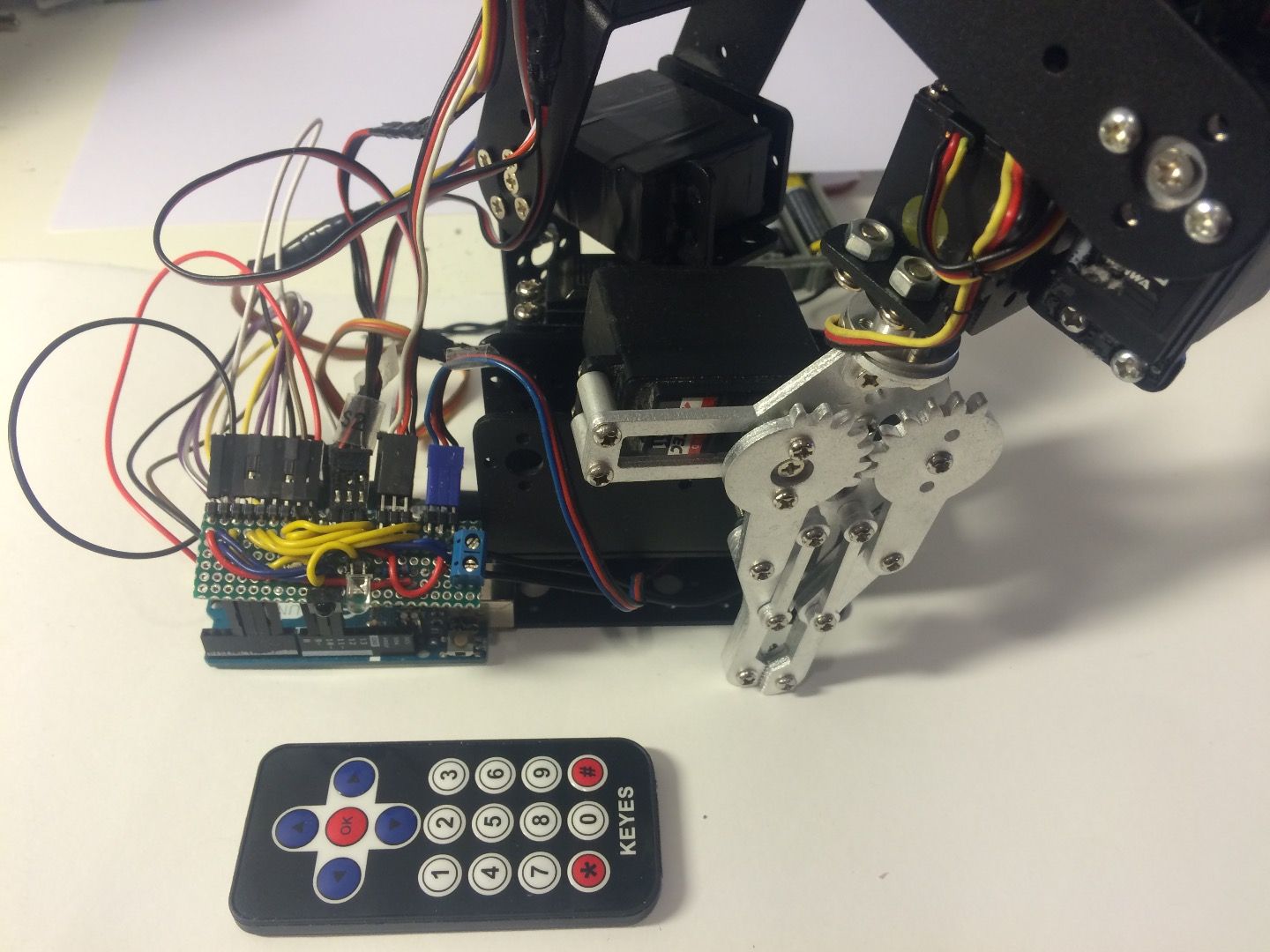 Remote Controlled Robotic Arm : 8 Steps (with Pictures) - Instructables