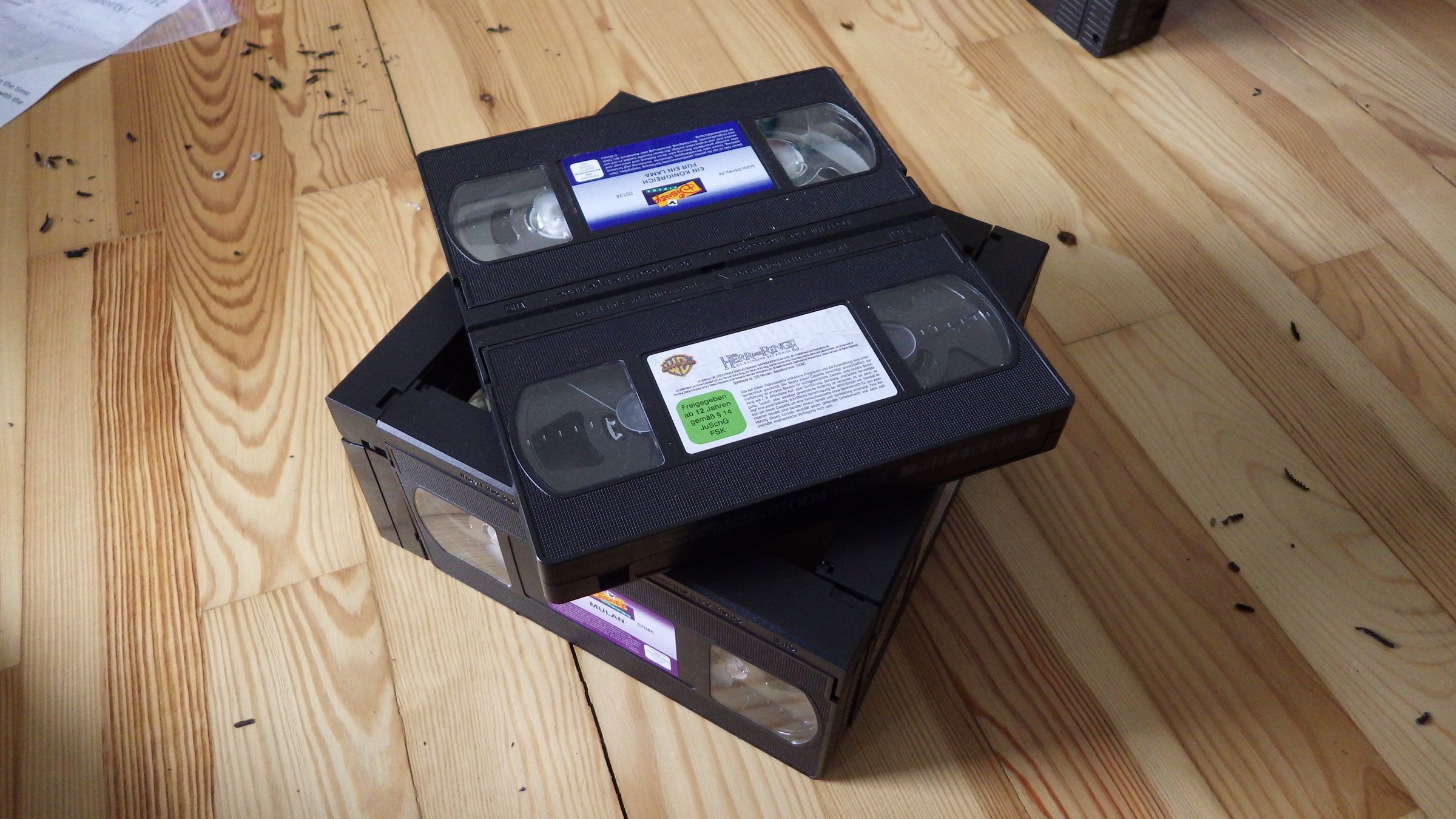 VHS Couch Table Legs : 10 Steps (with Pictures) - Instructables