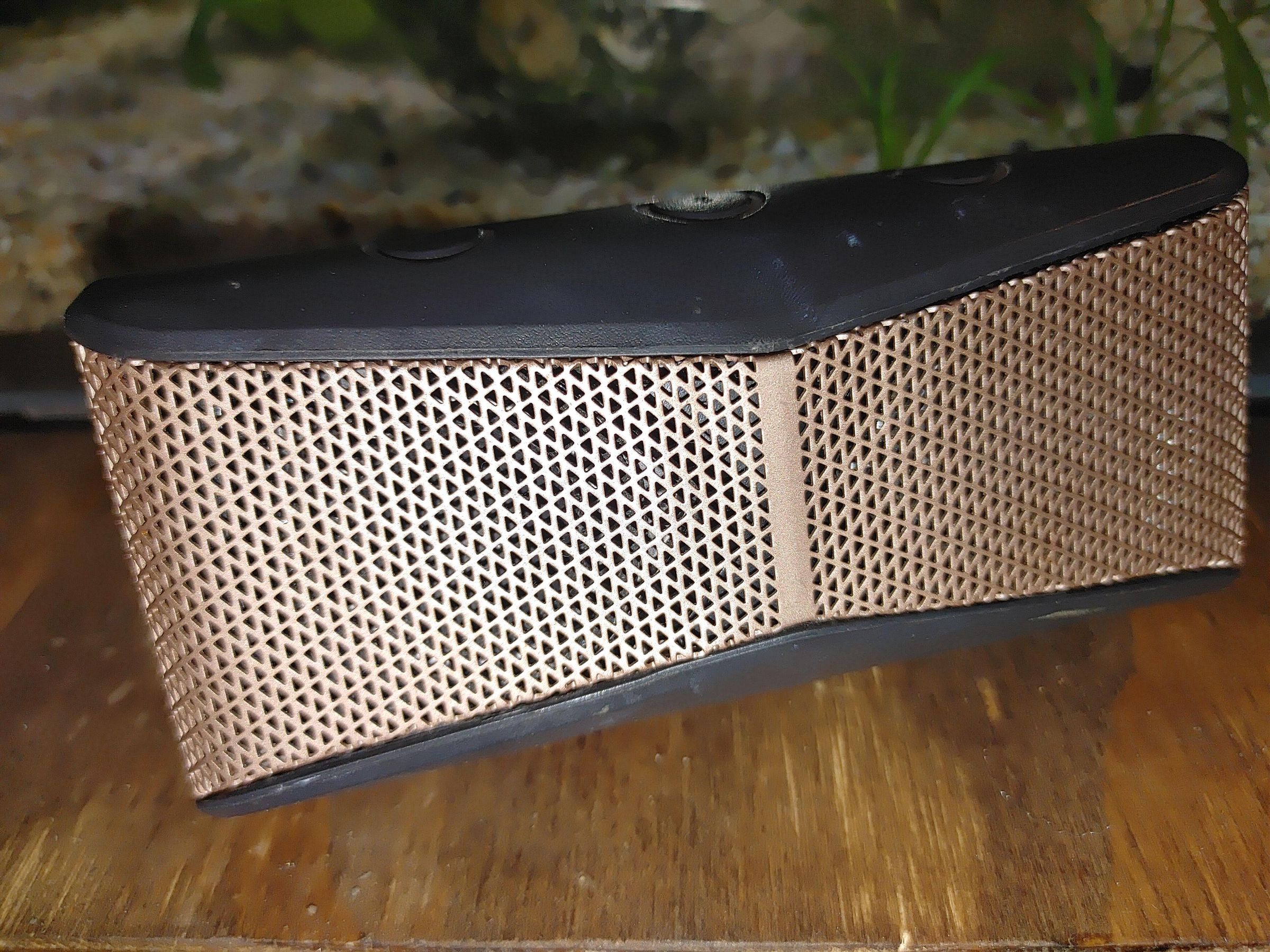 Bluetooth Speaker Repair Dead Board Repair X300 : 4 Steps - Instructables