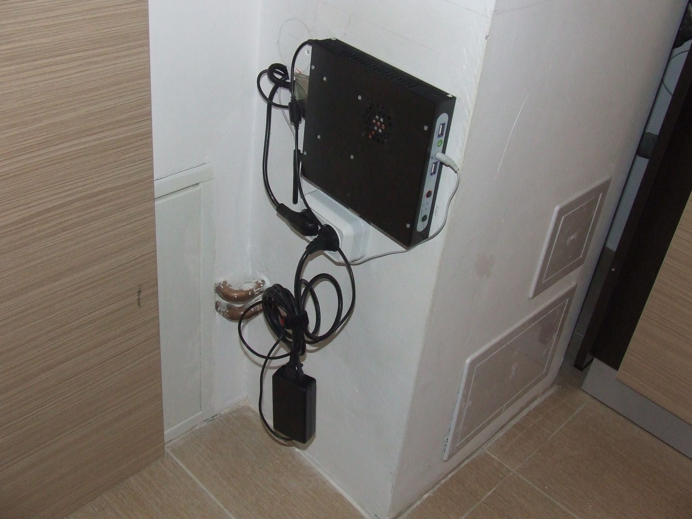 Wall-mounted Kitchen PC : 7 Steps (with Pictures) - Instructables