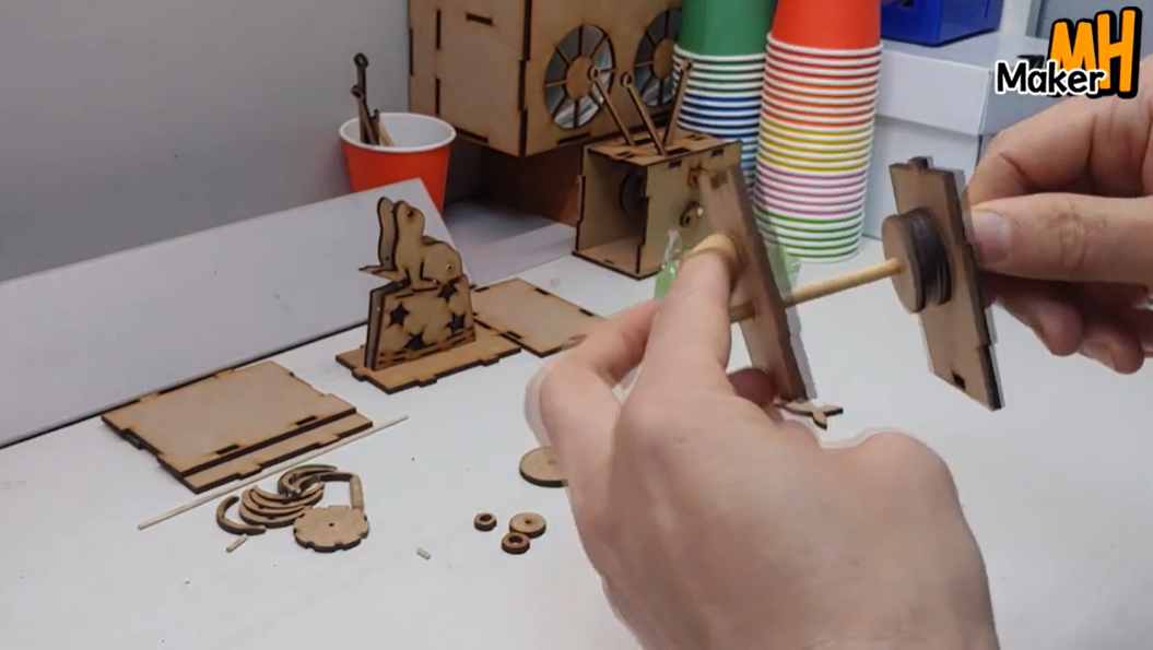 A Seal That Rolls a Ball. AUTOMATA. Laser Cutter. : 6 Steps - Instructables