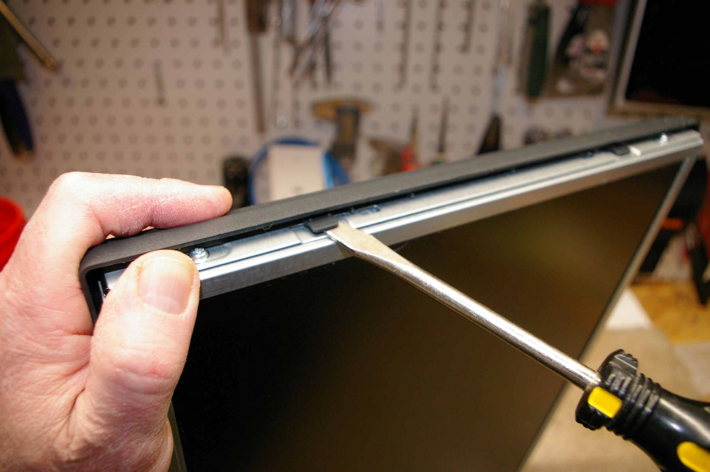 Wireless Raspberry Pi Digital Picture Frame in a Shadow Box : 10 Steps ...