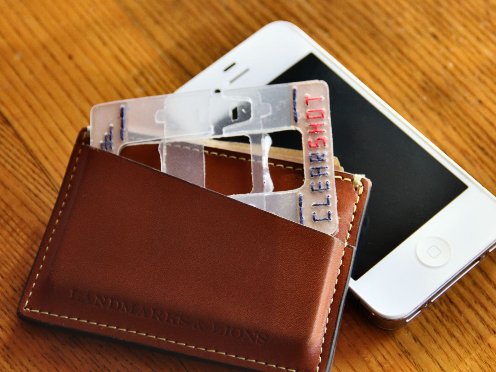 ClearShot - Credit Card Sized IPhone/Smart Phone Tripod - Instructables