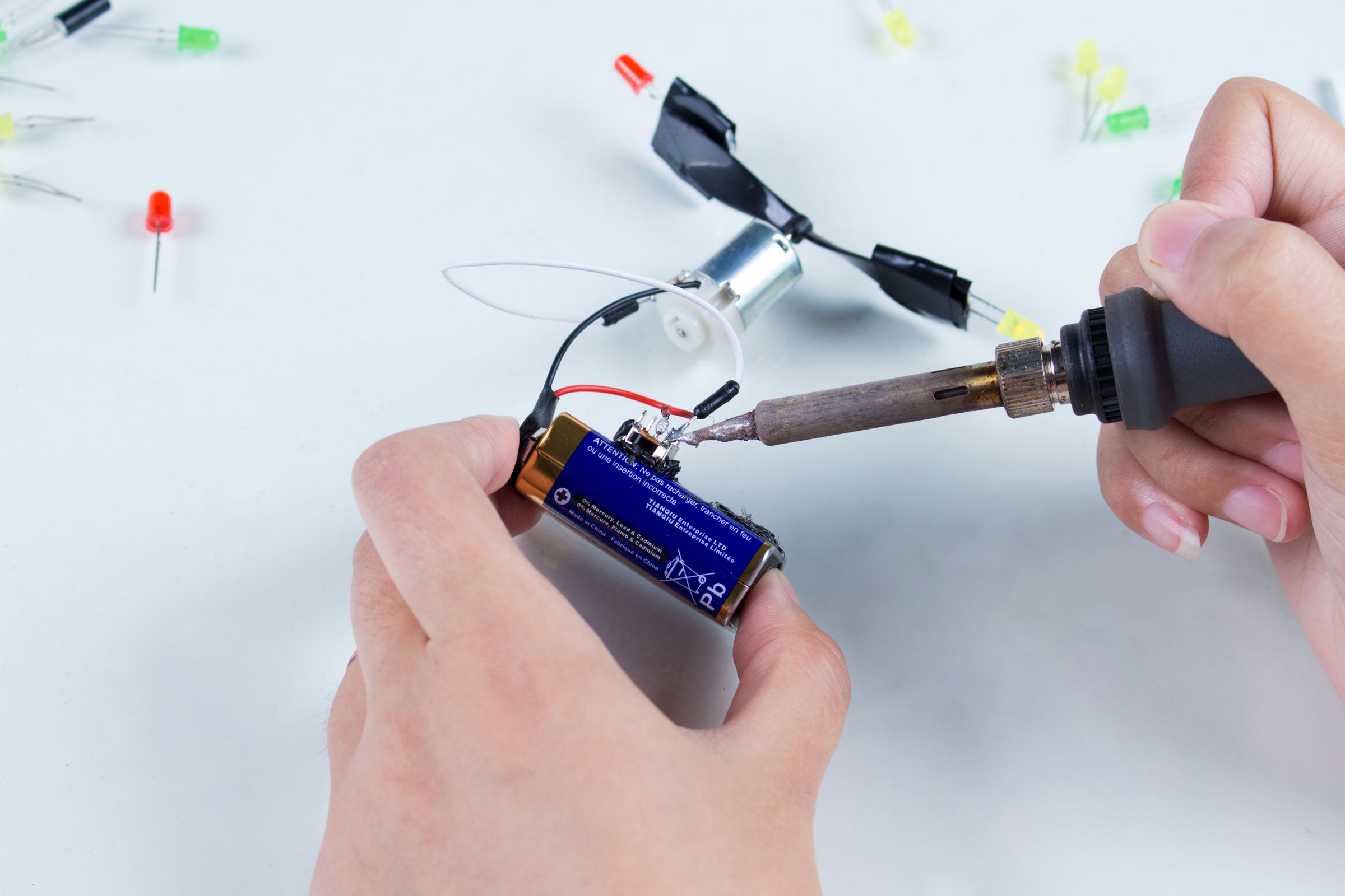 How to Make a Spinning LED Light in Minutes – No Programming : 7 Steps ...