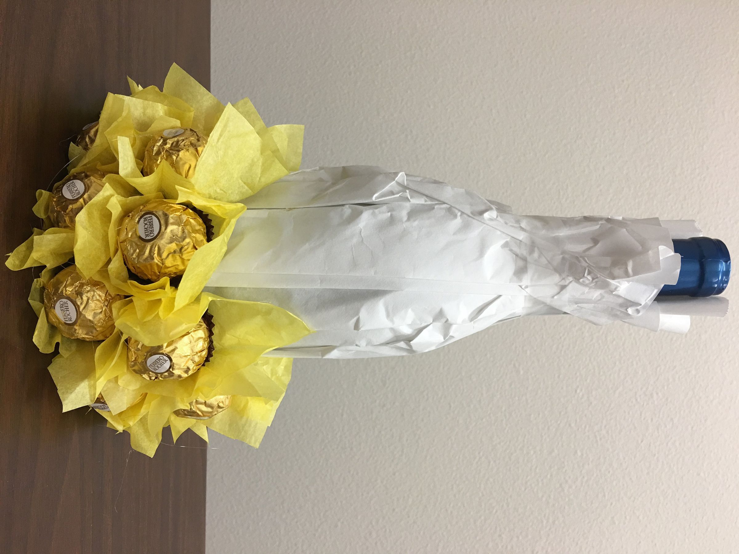 Pineapple Wrapped Bottle of Wine : 7 Steps (with Pictures) - Instructables