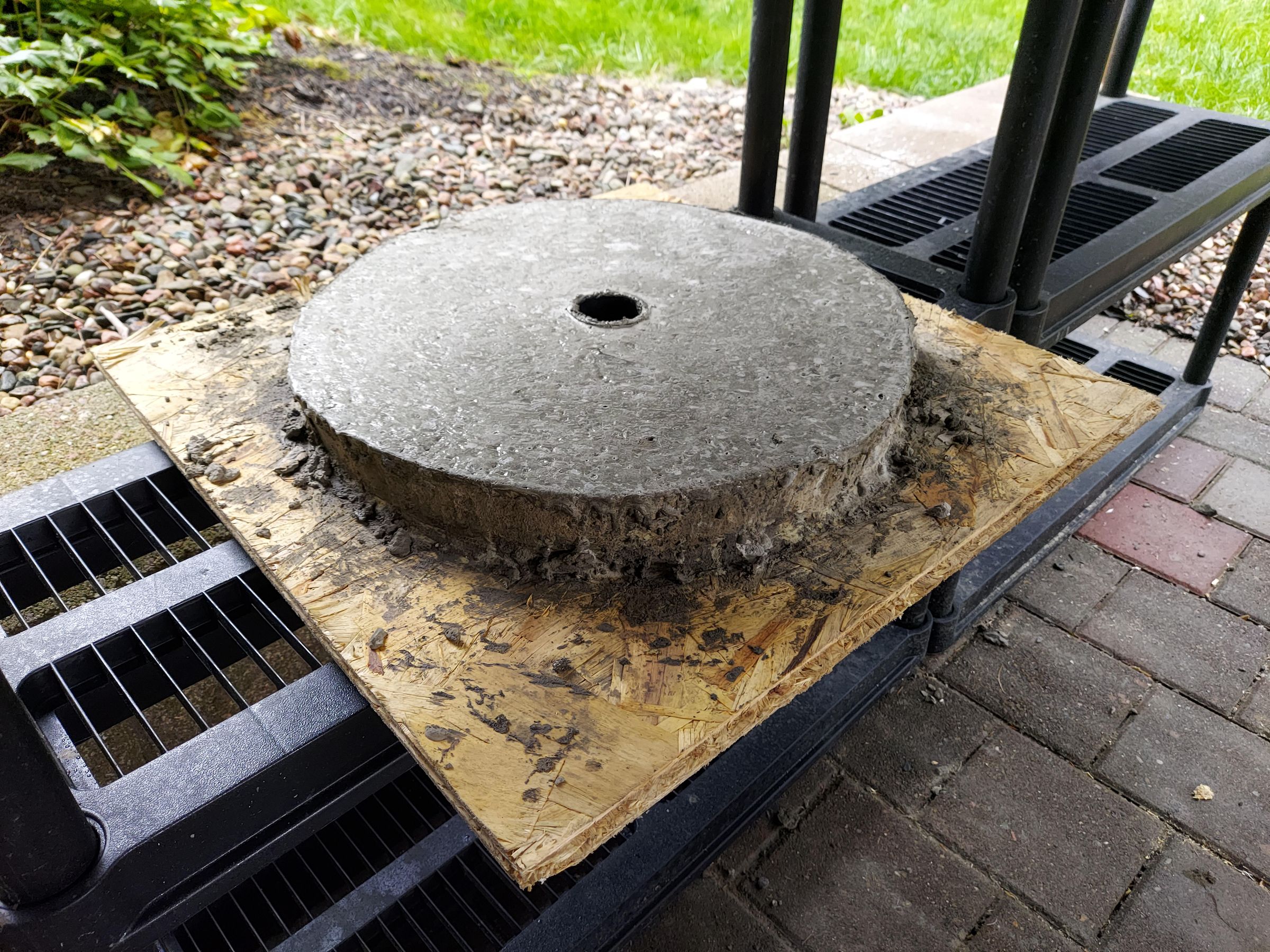 How to Make Olympic Concrete Weight Plates Homemade Guide : 5 Steps ...
