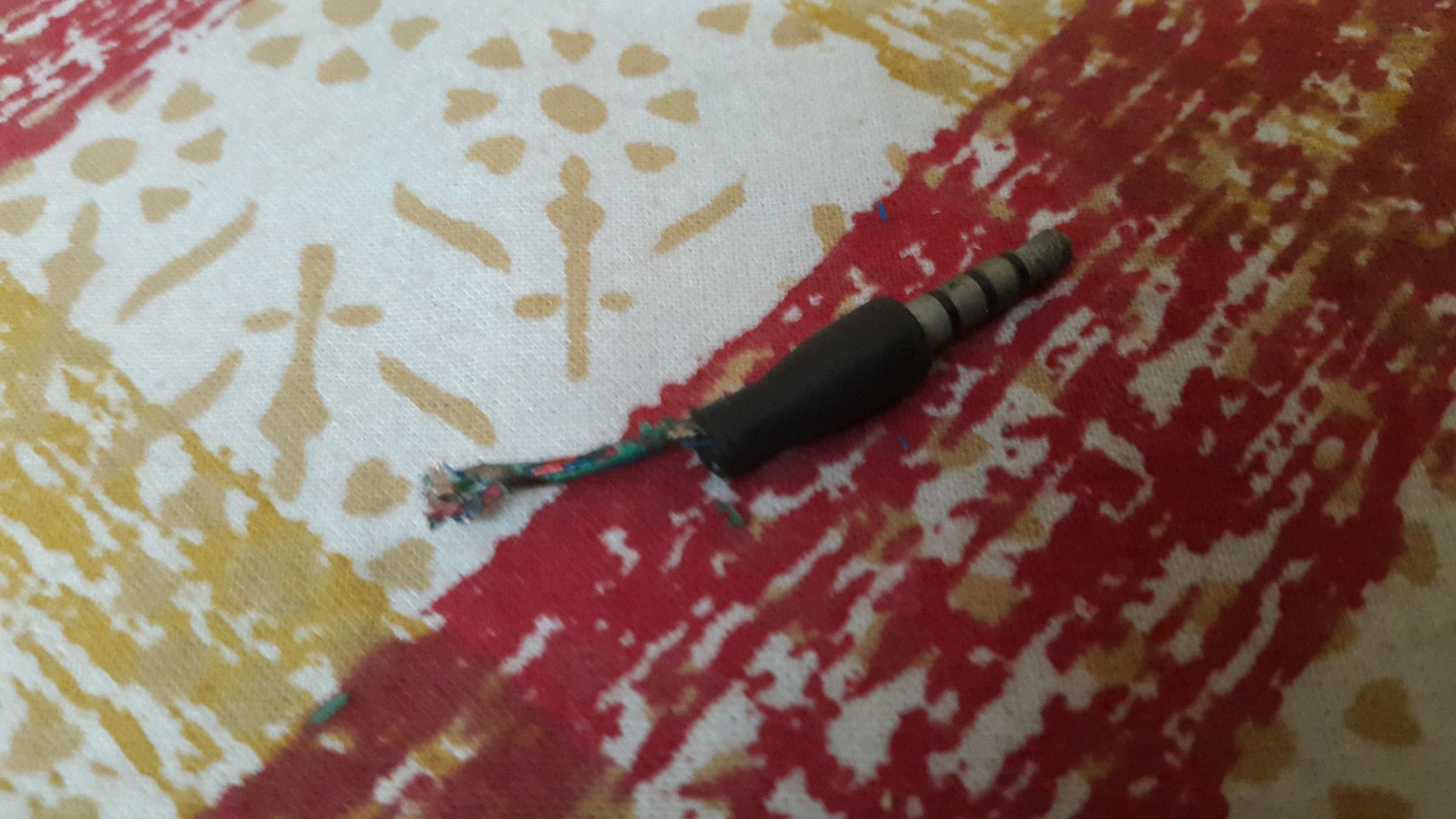 Make a Mobile Antenna to Listen to FM Radio Without Headphones : 6 ...