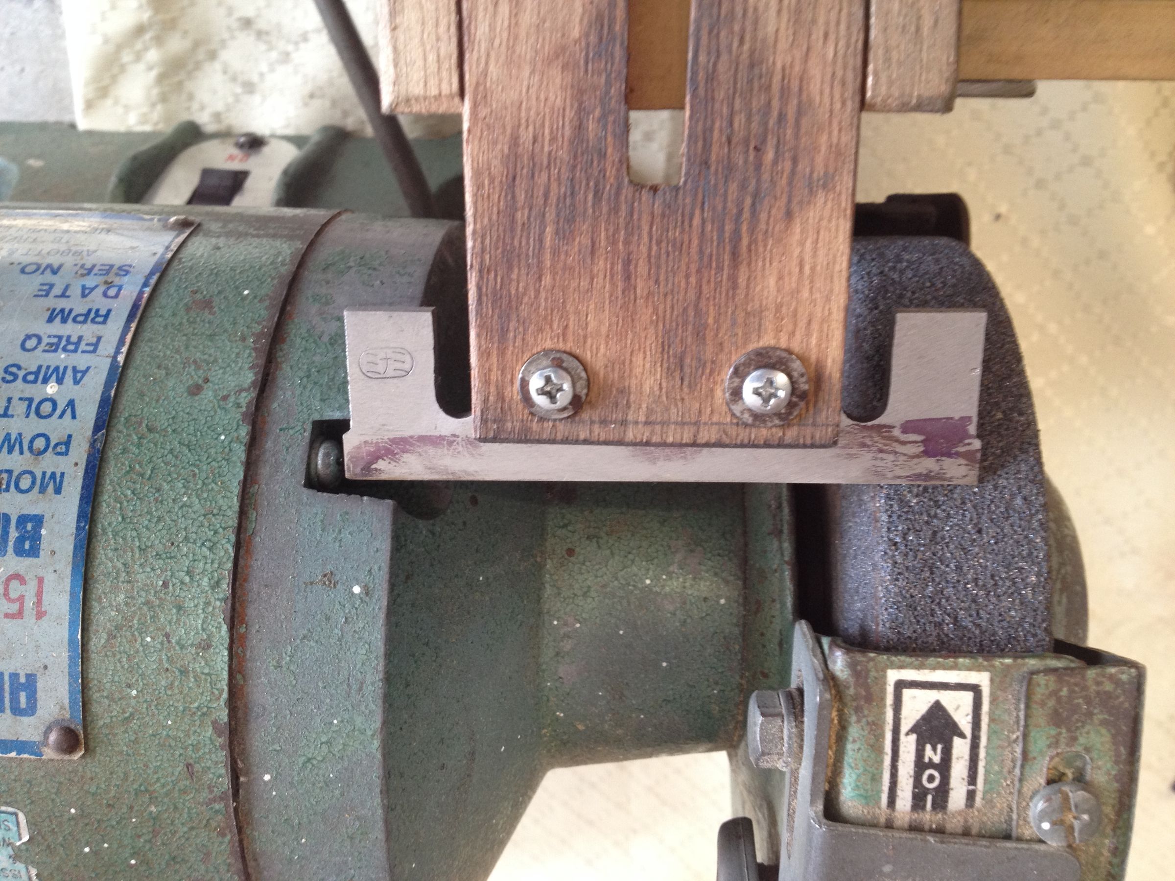 Plane Blade Regrinding Jig : 7 Steps (with Pictures) - Instructables