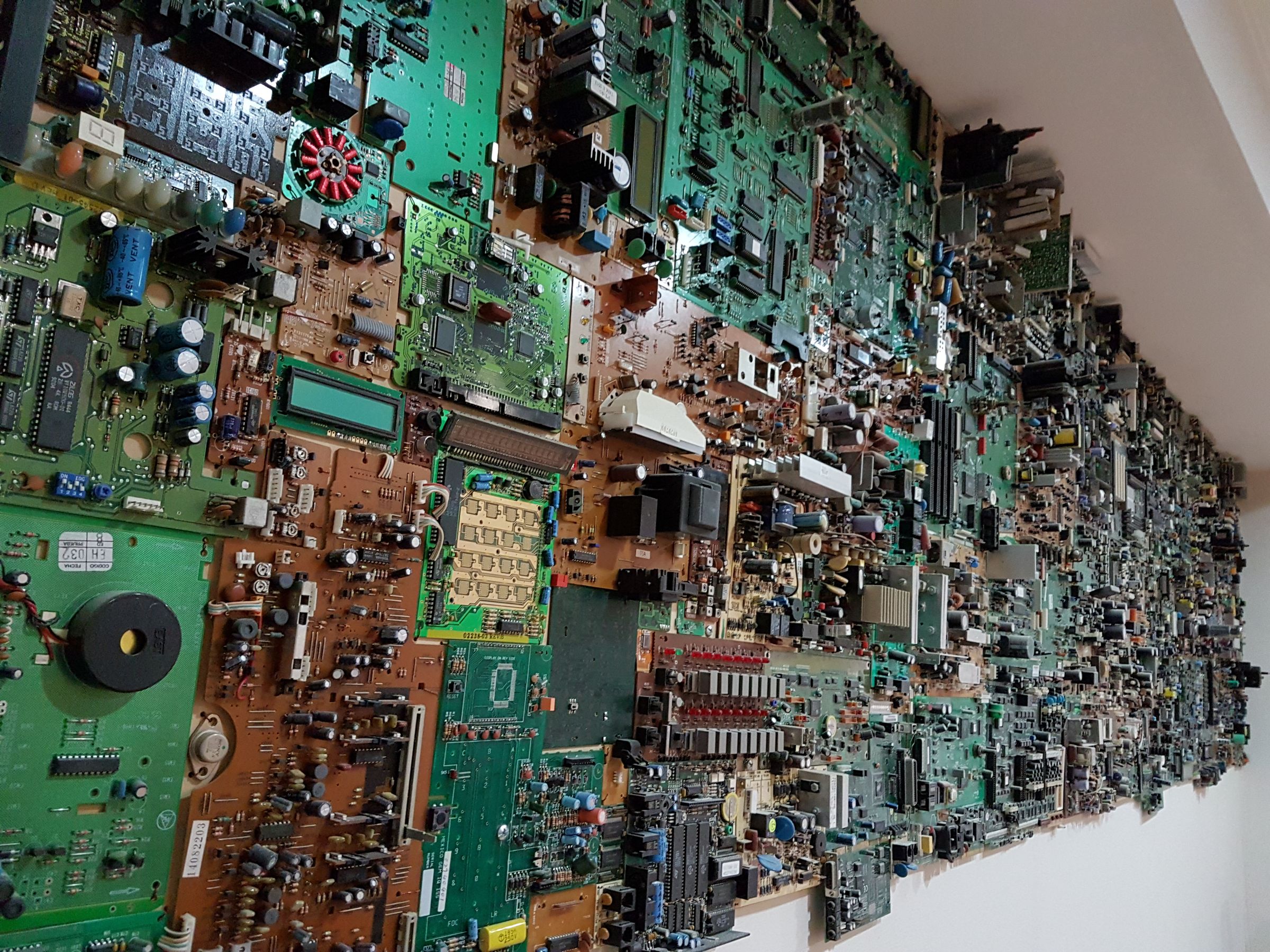 PCB Circuit Wall : 7 Steps (with Pictures) - Instructables