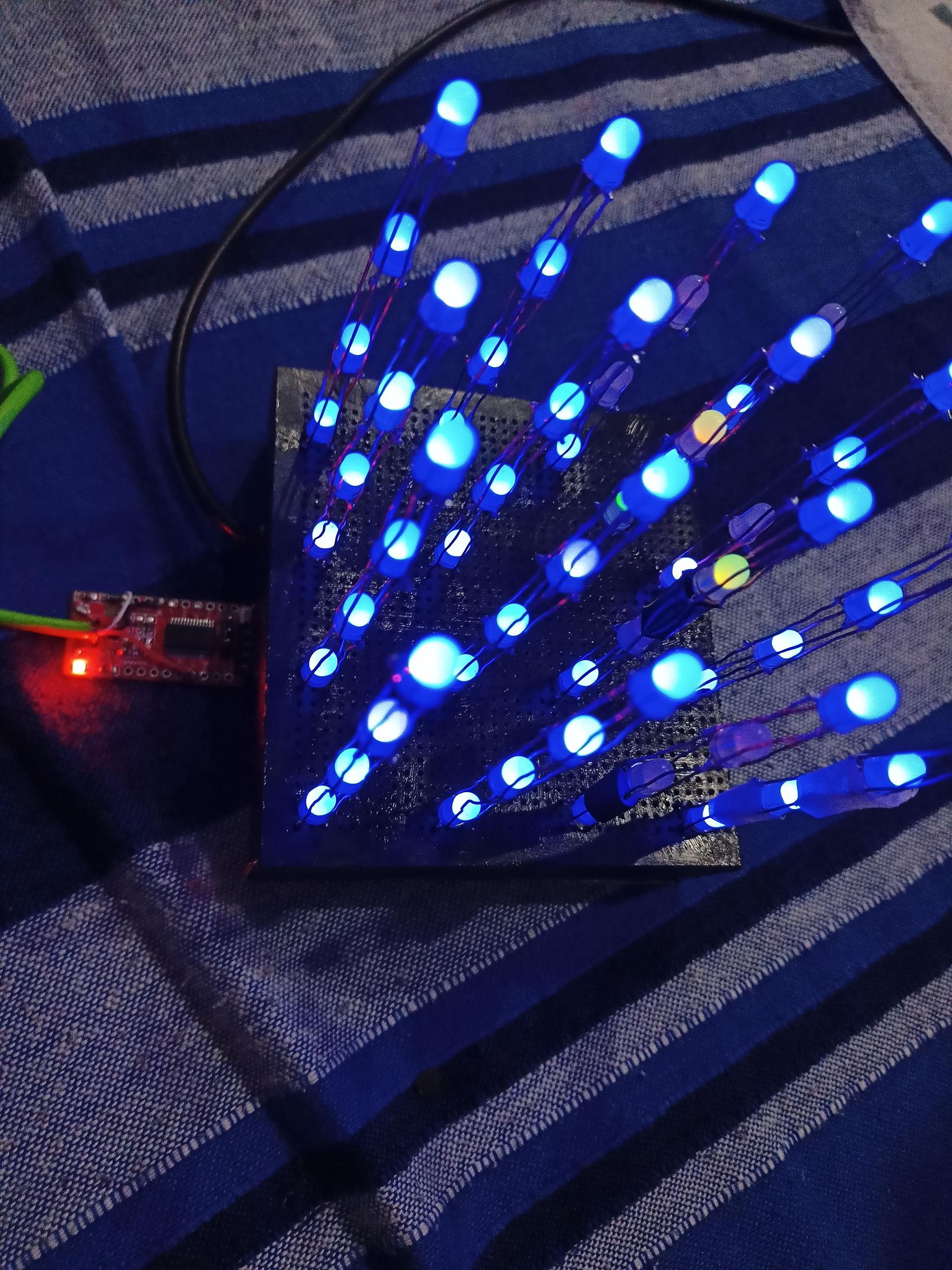 Charliecube -- Charlieplexed 4x4x4 RGB LED Cube : 6 Steps (with ...