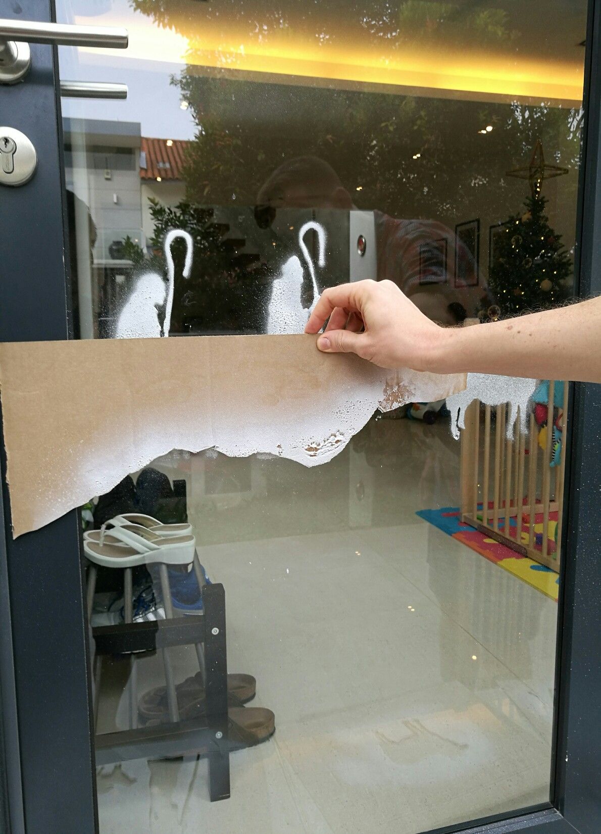 Christmas Window Snowscape : 4 Steps (with Pictures) - Instructables