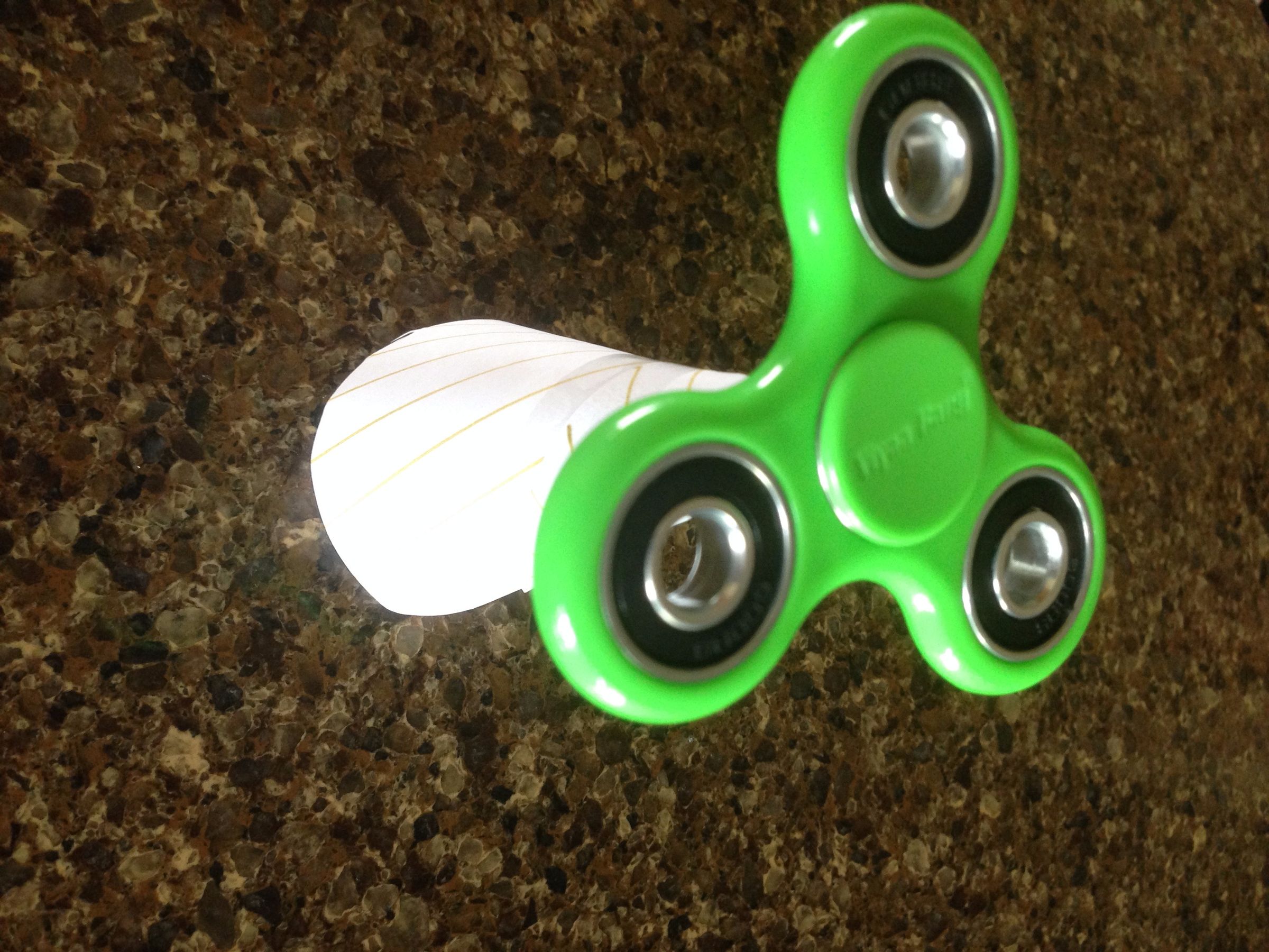 1 Min Fidget Spinner Stand : 3 Steps - Instructables