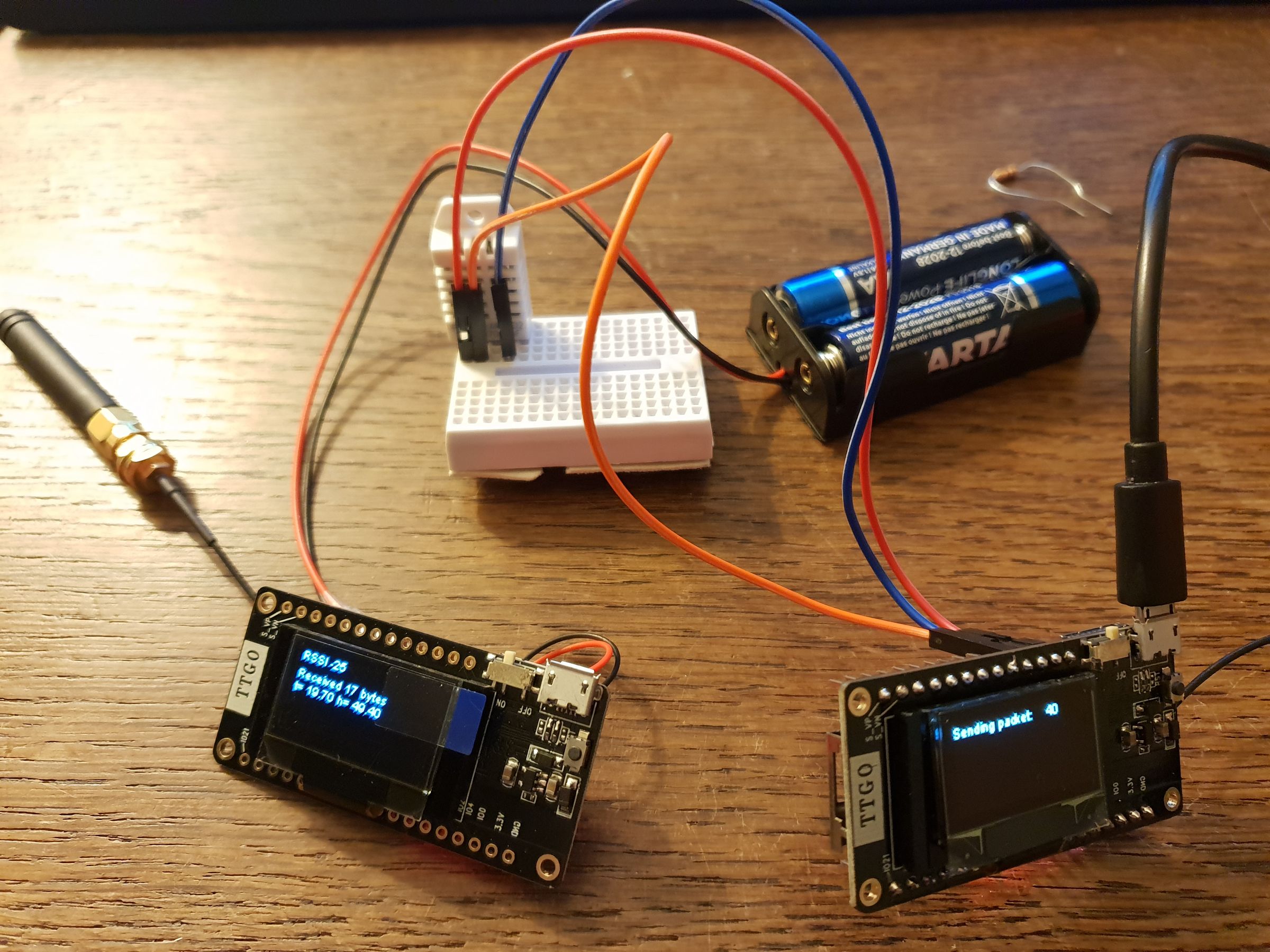 TTGO ESP32 LoRa Board With DHT22 Temperature and Humidity - Instructables