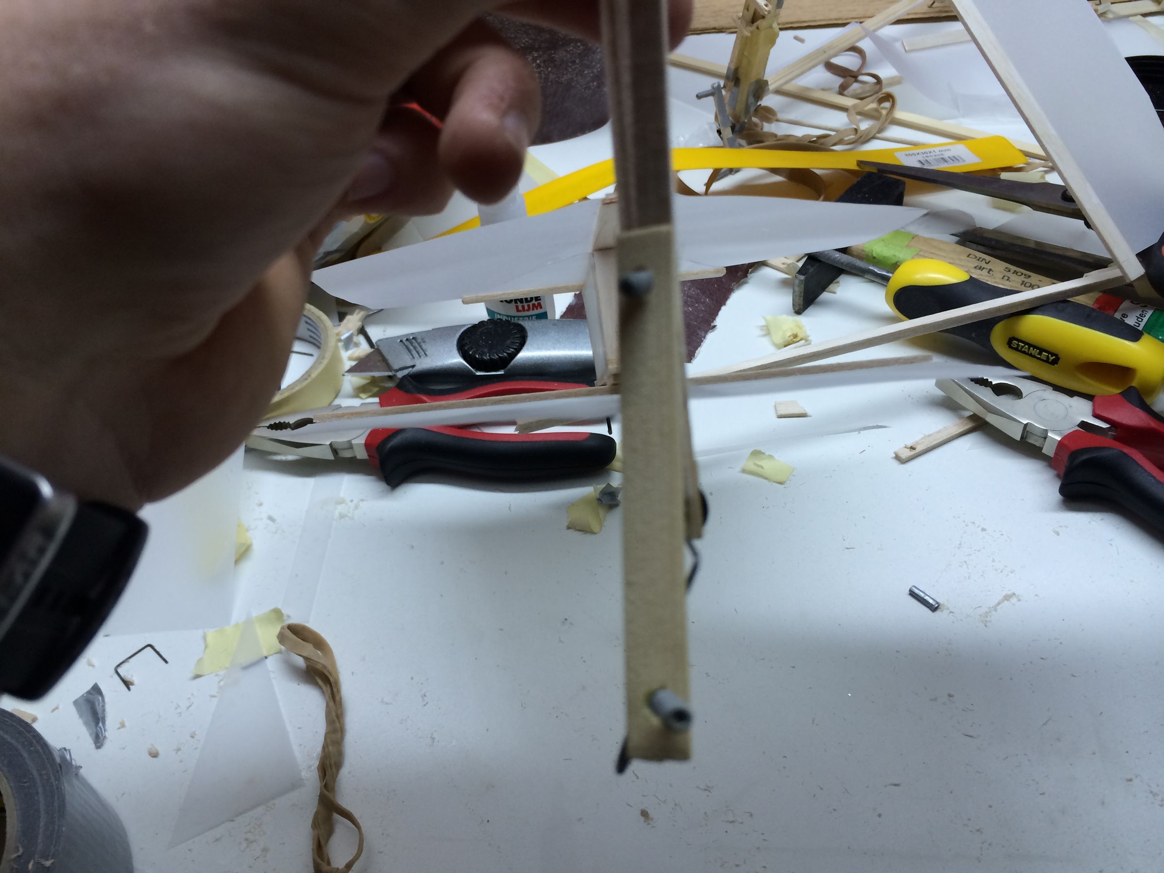 Clapping Rubber Band Airplane : 4 Steps - Instructables