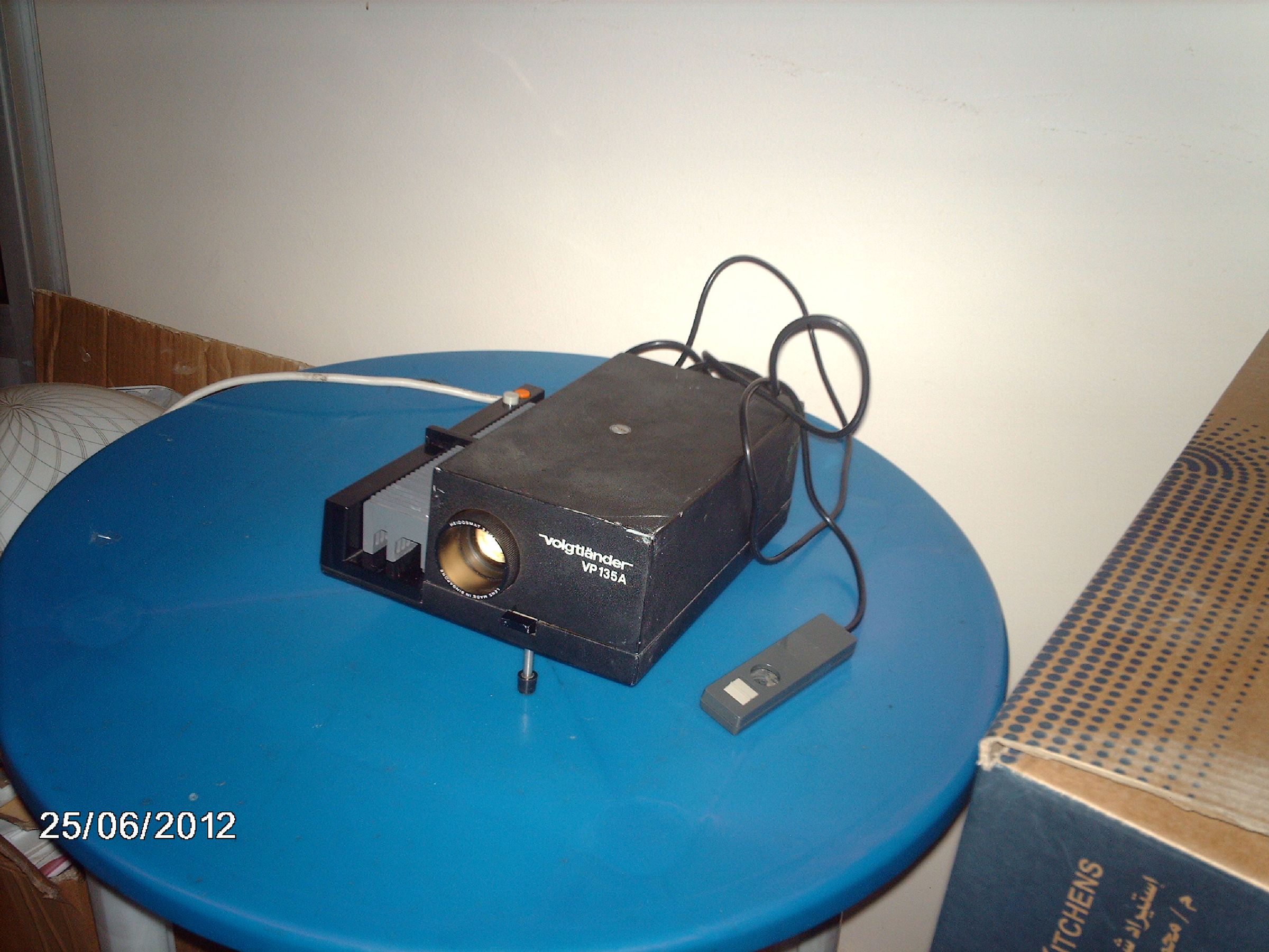 Slide Projector Microscope : 3 Steps - Instructables