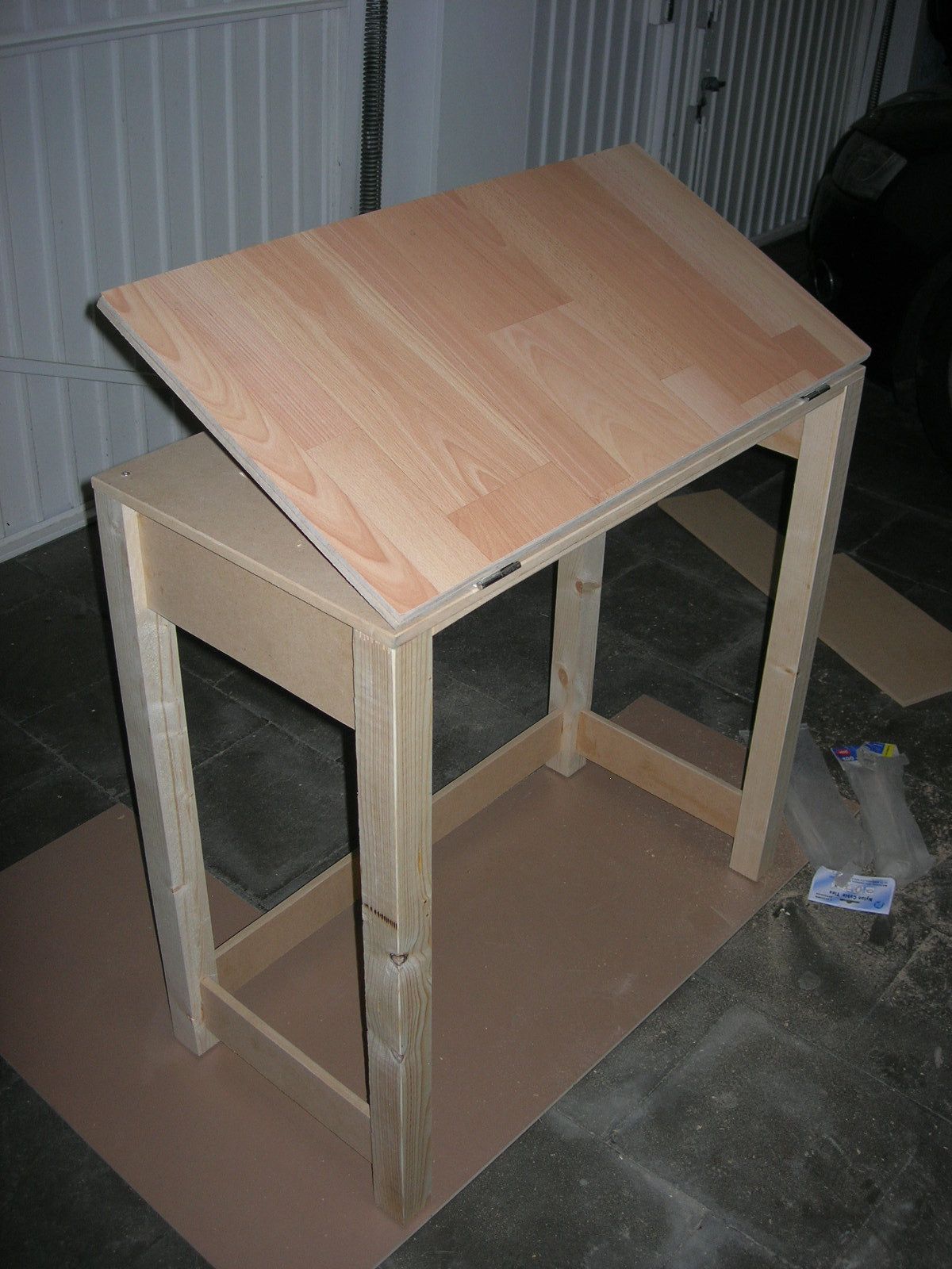 Adjustable Drafting Table With Basic Tools and Materials : 4 Steps ...
