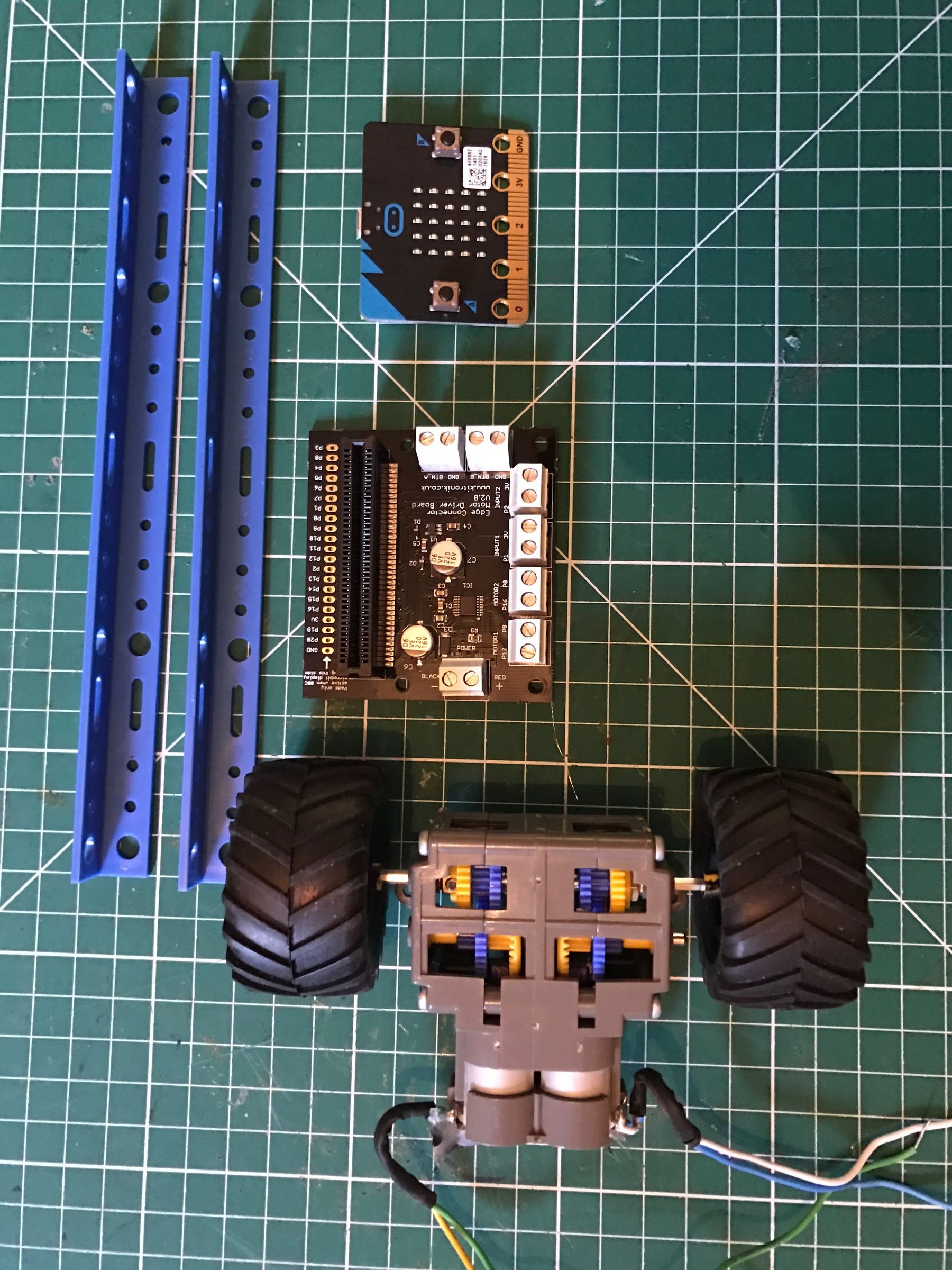 Object Avoidance Microbit Robot Using the Kitronik Motor Controller : 7 ...