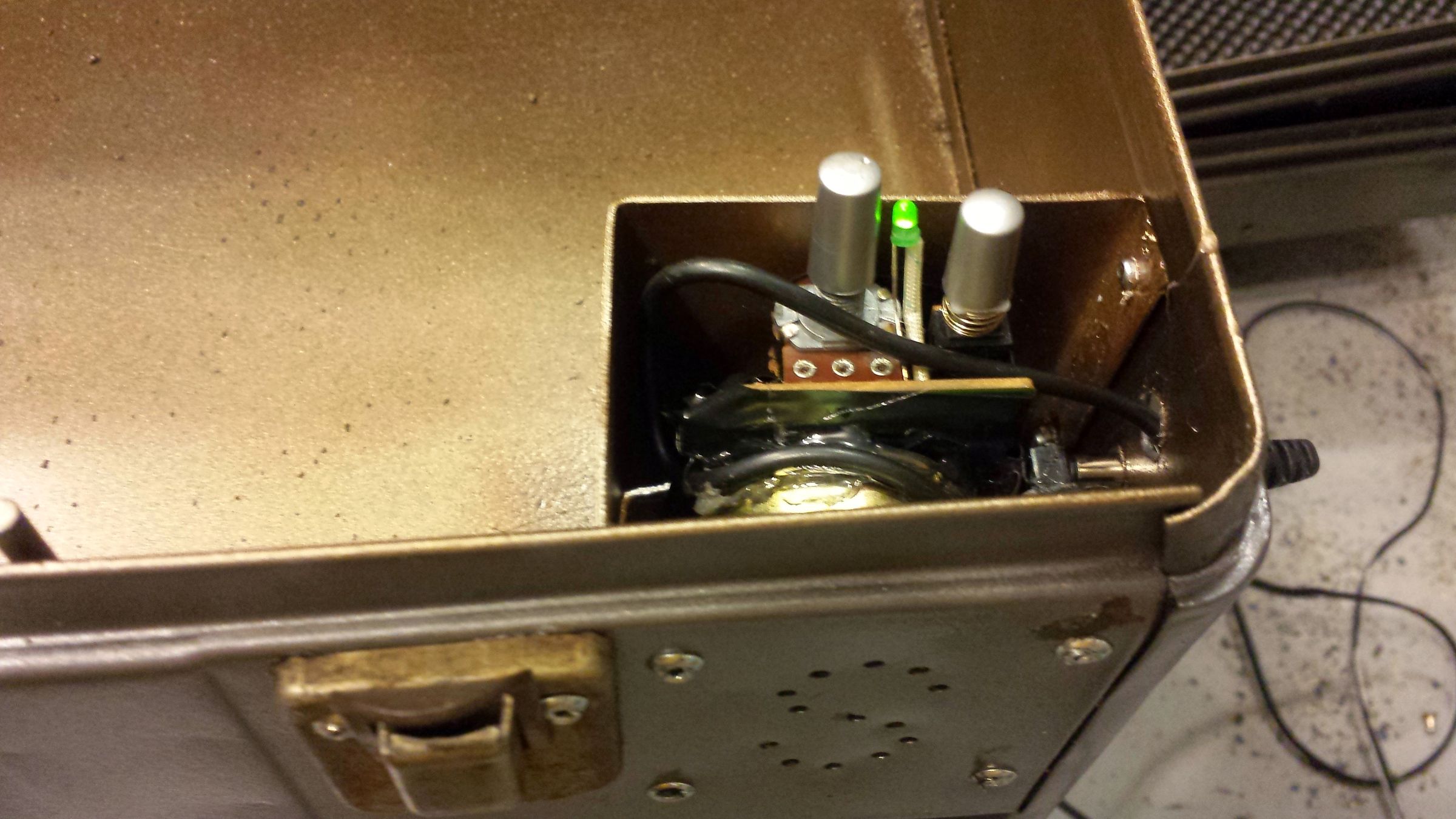 Toolbox Restoration and Retrofit : 6 Steps - Instructables