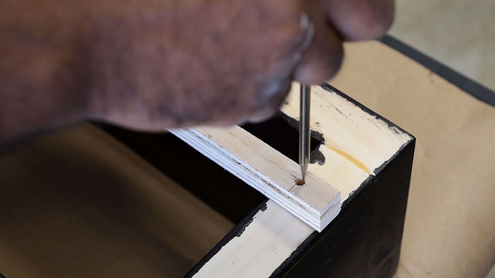 How to Make a $7 Floating Shelf : 6 Steps (with Pictures) - Instructables