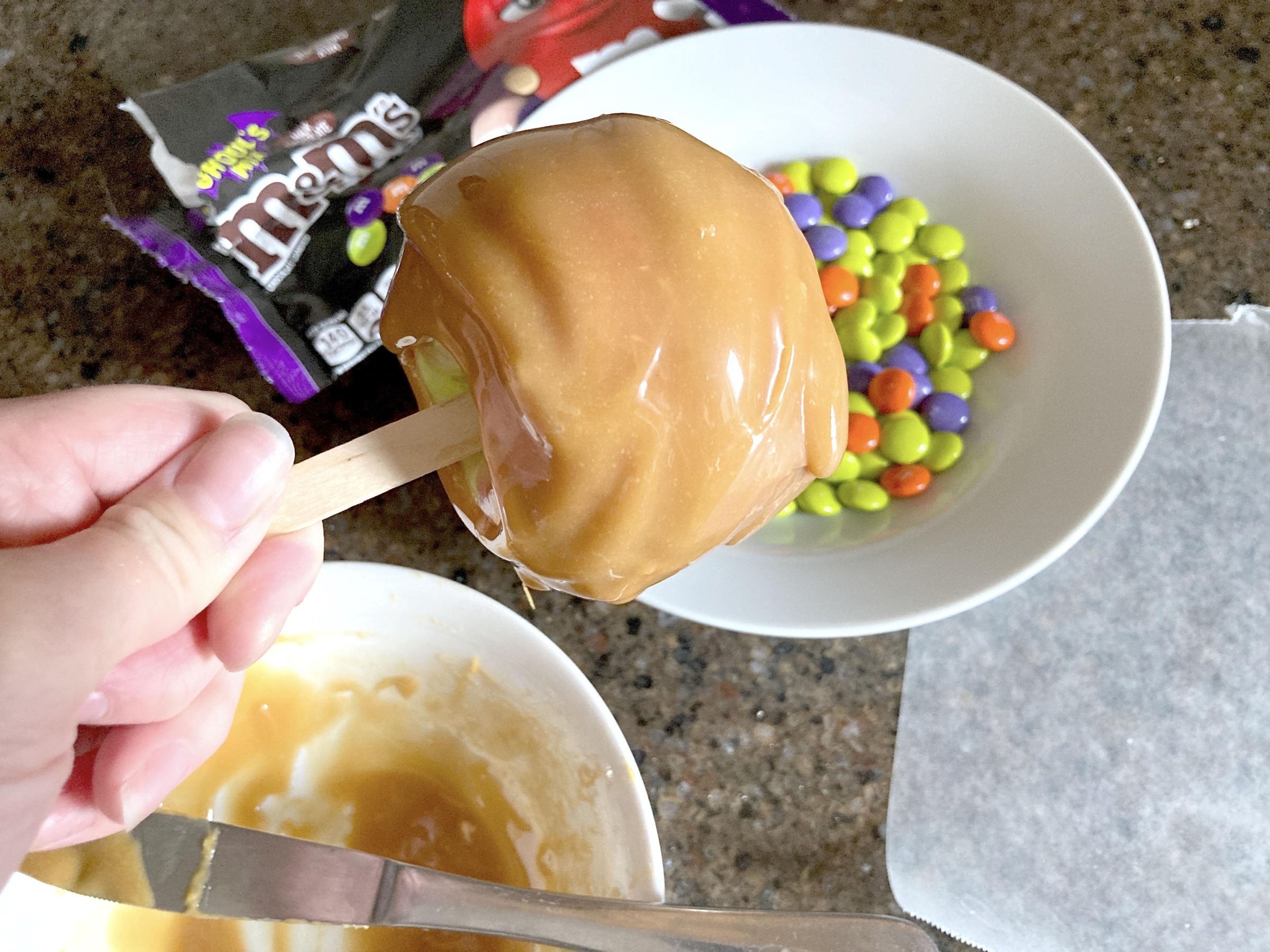 Candy Bar Caramel Apples : 7 Steps (with Pictures) - Instructables