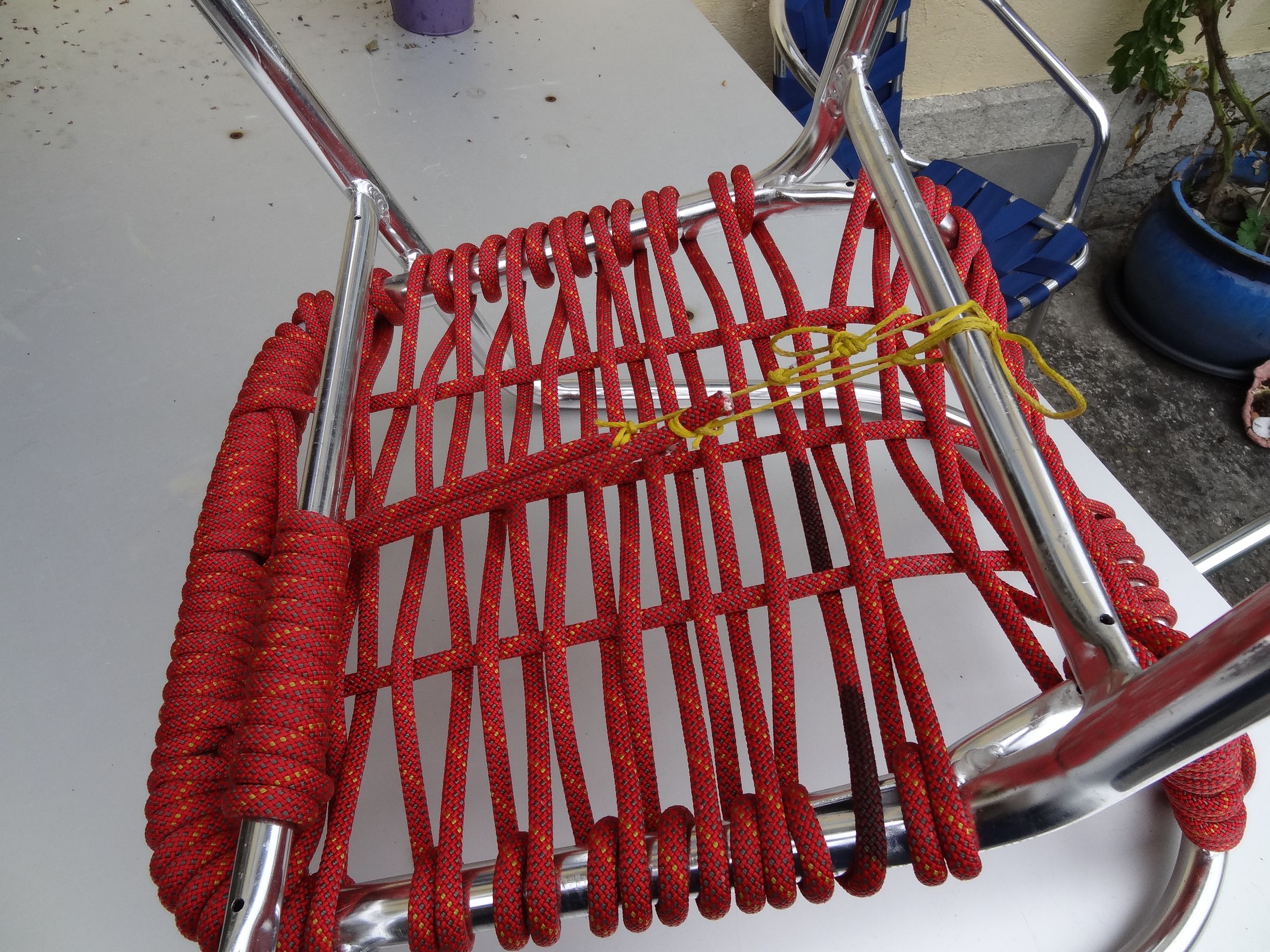 Refurbish Your Old Garden Chairs : 4 Steps - Instructables