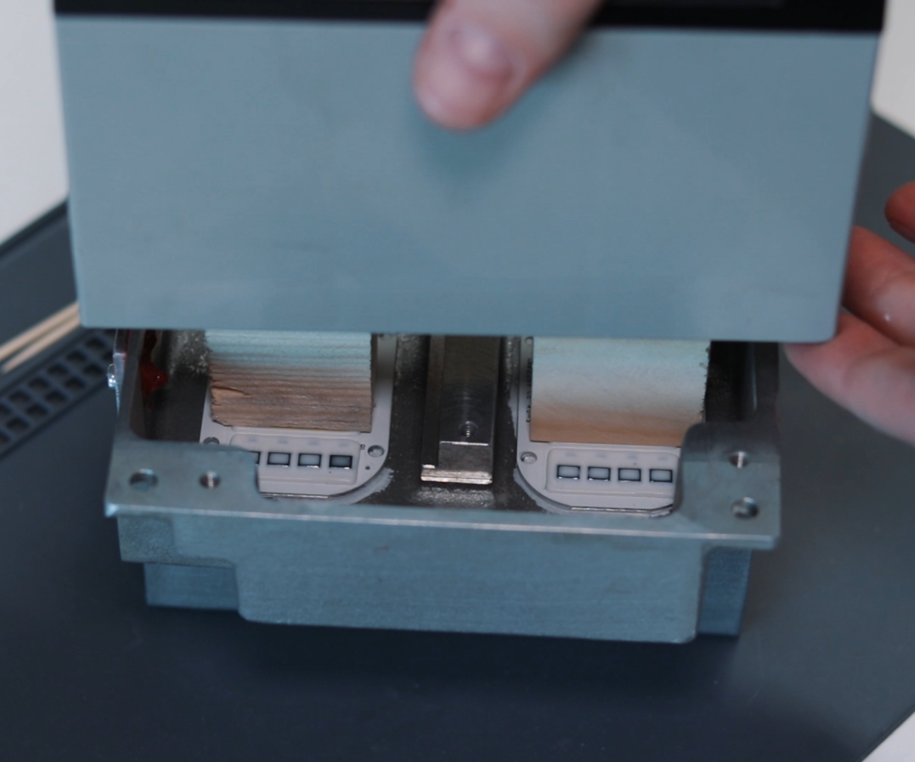 DIY FLOODLIGHT W/AC LEDs (+EFFICIENCY VS DC LEDs) : 21 Steps (with ...