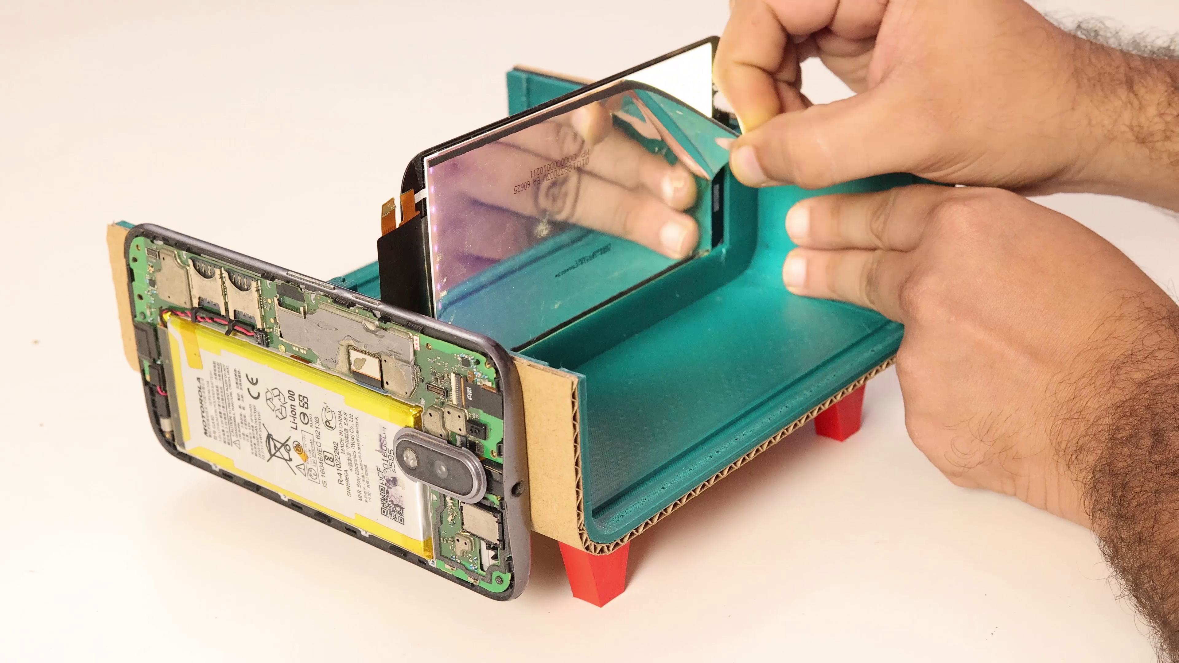 Projector Using Old Smartphones : 10 Steps (with Pictures) - Instructables