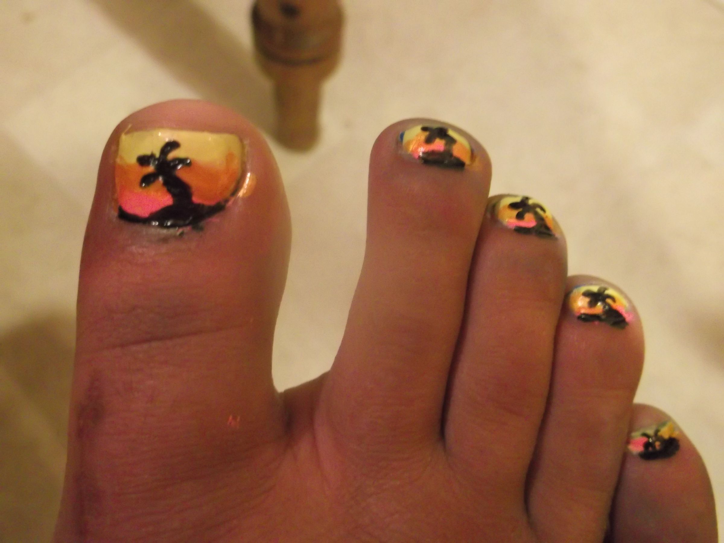 Hawaiian Toe Nail Art