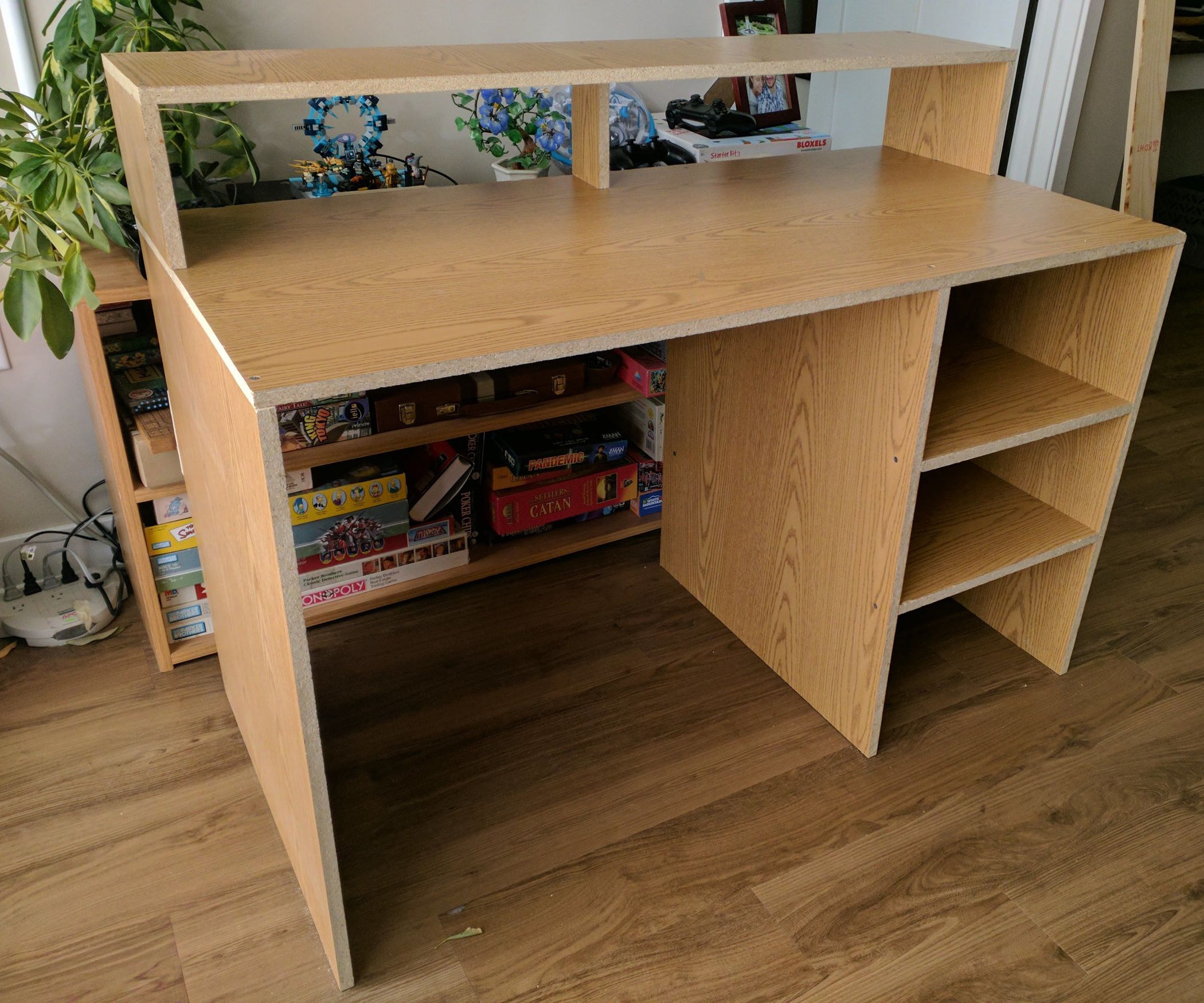 Cheap Desk From a 4x8 Sheet : 3 Steps (with Pictures) - Instructables