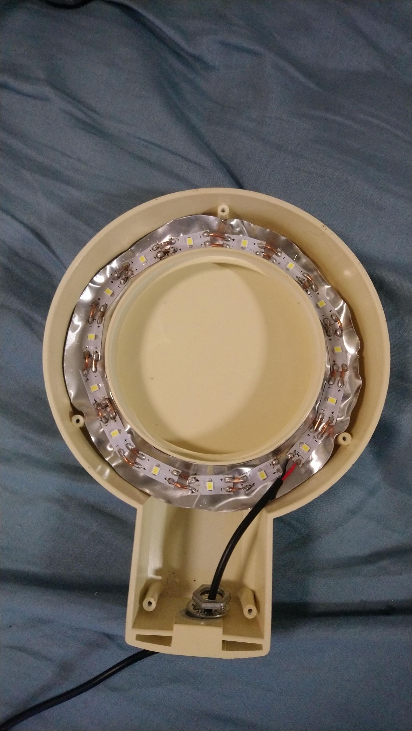 Repair and Upgrade a Magnifying Desk Lamp : 4 Steps - Instructables