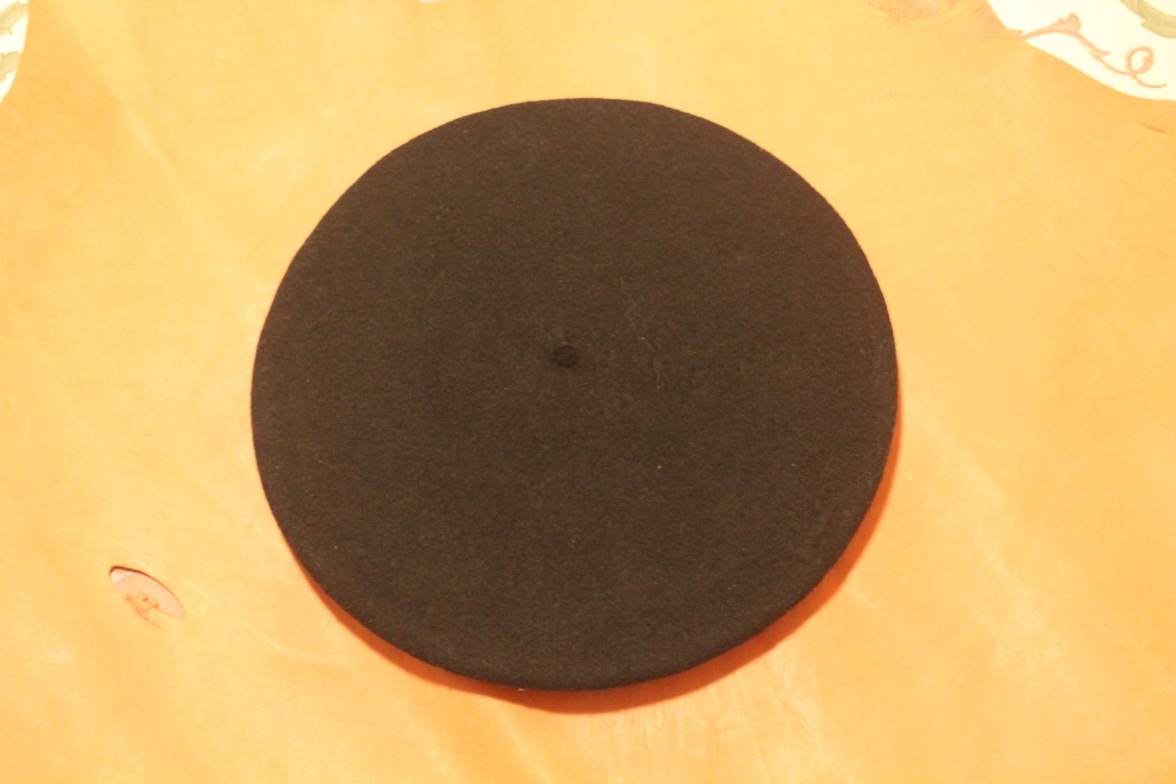 KEEPING a BERET PROPERLY : 4 Steps - Instructables