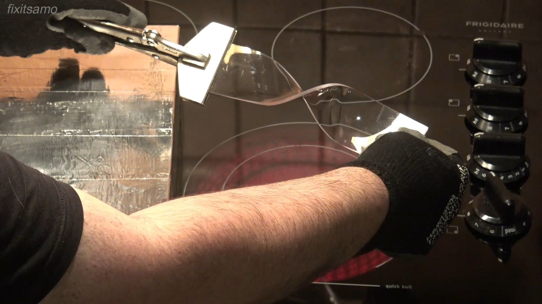 How to Bend Acrylic and Plexiglass - 3 Easy Ways : 4 Steps - Instructables