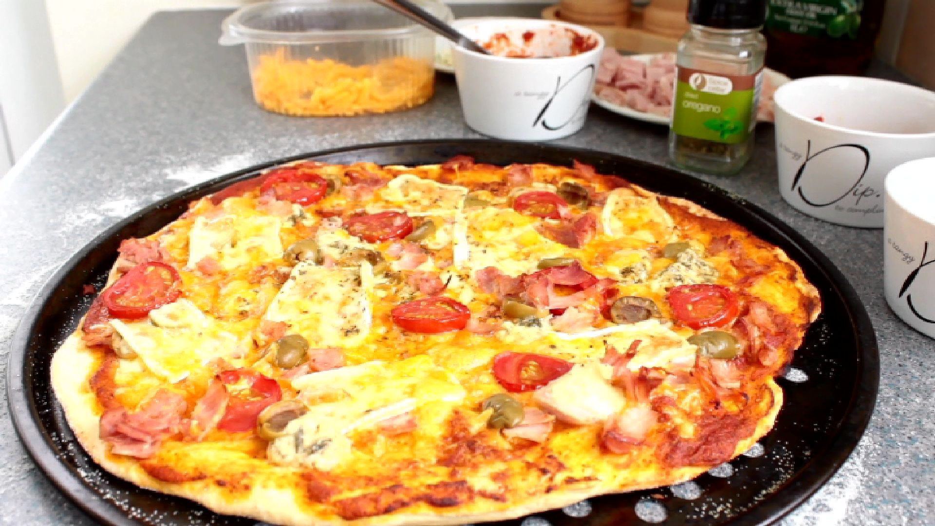 How to Make a 3 Cheese Ham Delicious Simple Pizza : 3 Steps - Instructables