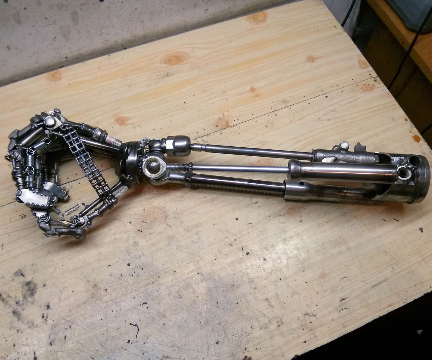 Robot Arm Inspired by Terminator Movie : 11 Steps (with Pictures ...