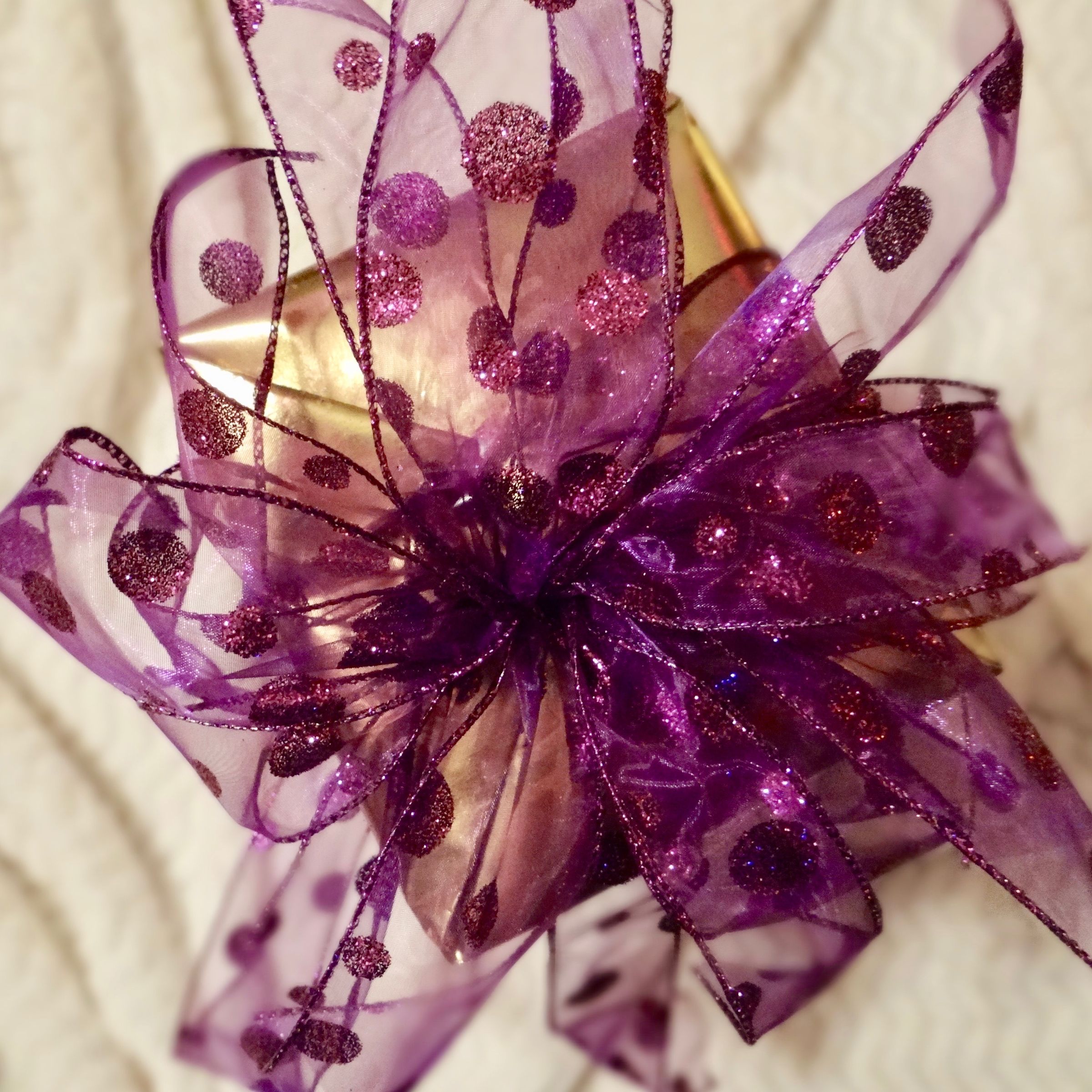 Holiday Decorative Gift Bows : 5 Steps - Instructables