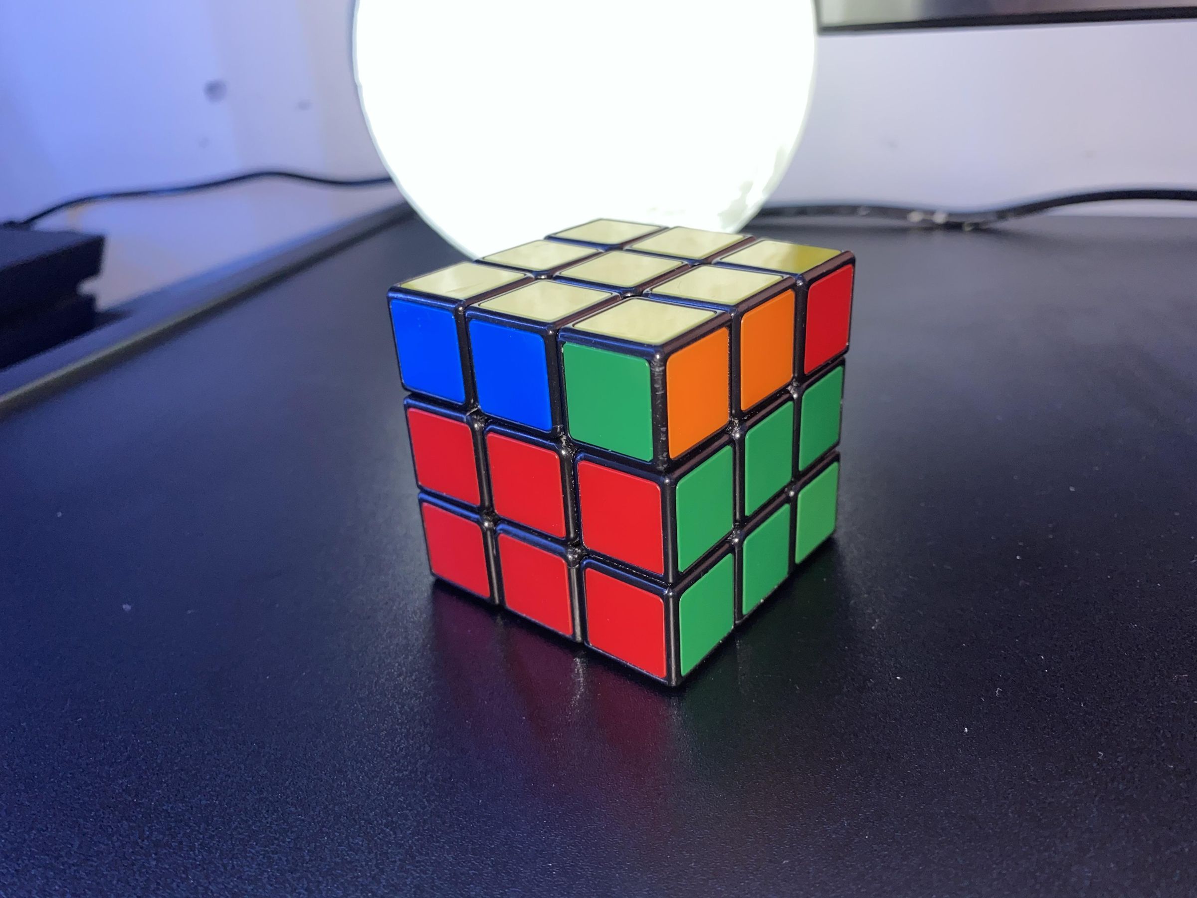 How to Solve a 3x3x3 Rubik's Cube for Beginners : 7 Steps - Instructables