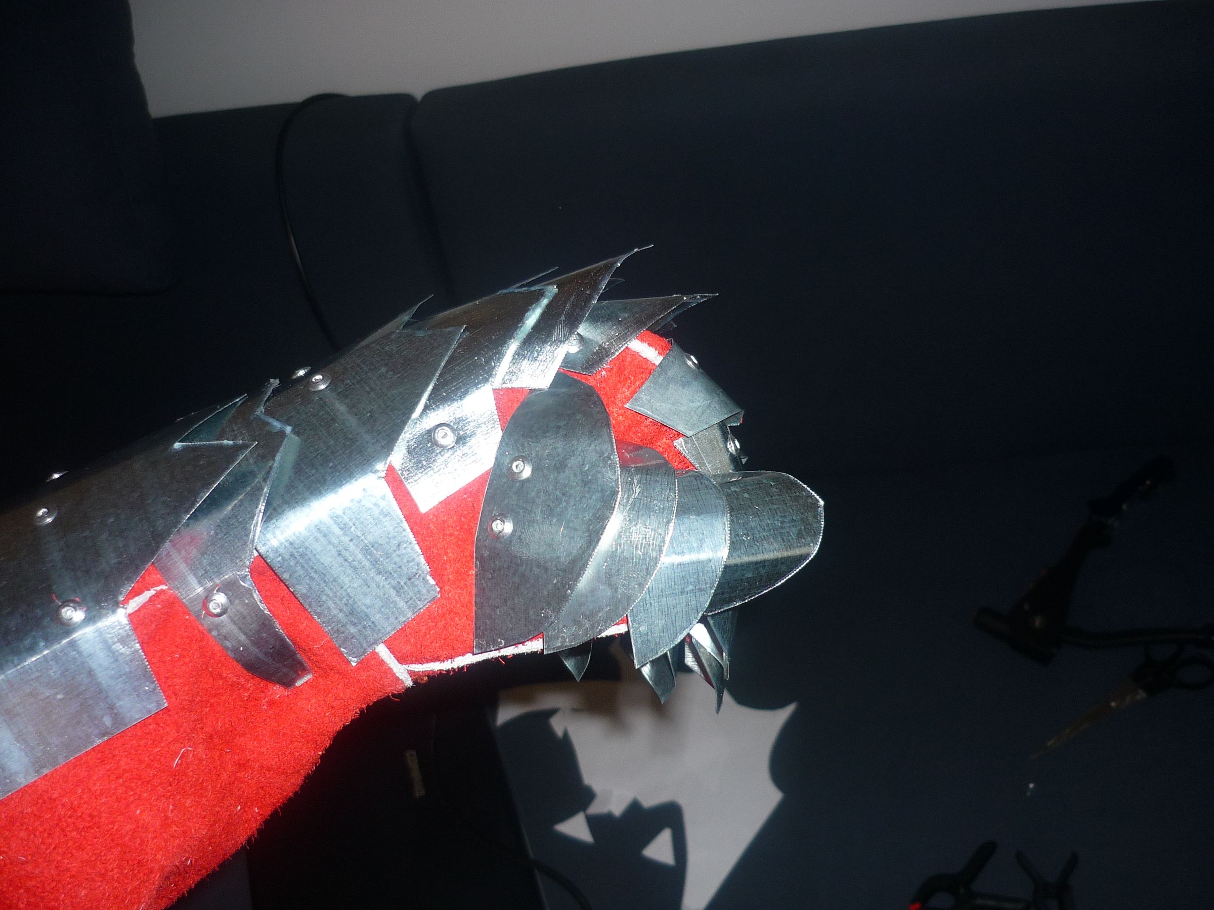 Building a Medieval Gauntlet : 11 Steps (with Pictures) - Instructables
