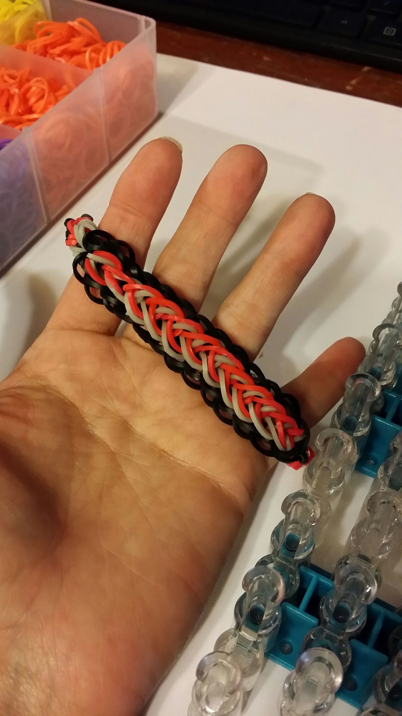 Raindrops Bracelet (Rainbow Loom) : 5 Steps - Instructables