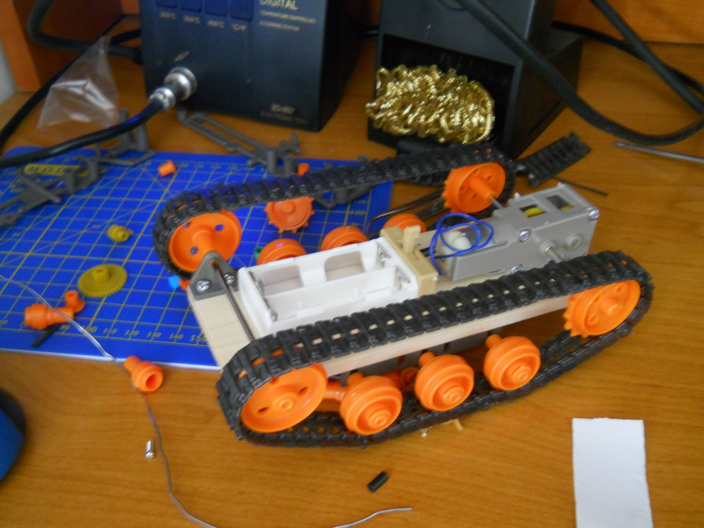 FPV Virtual Reality Arduino Controlled Tracked Robot : 17 Steps (with ...