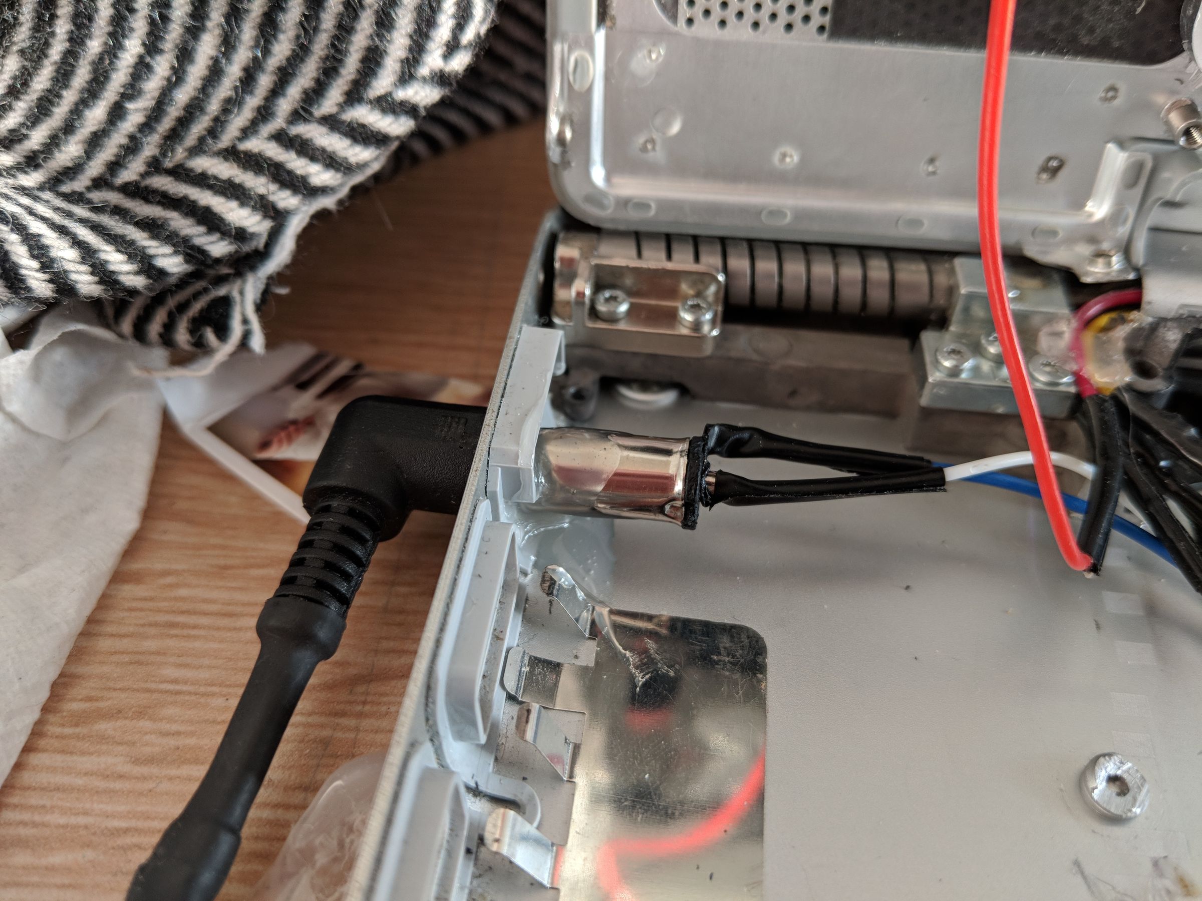 Smartphone Powered Laptop : 11 Steps (with Pictures) - Instructables