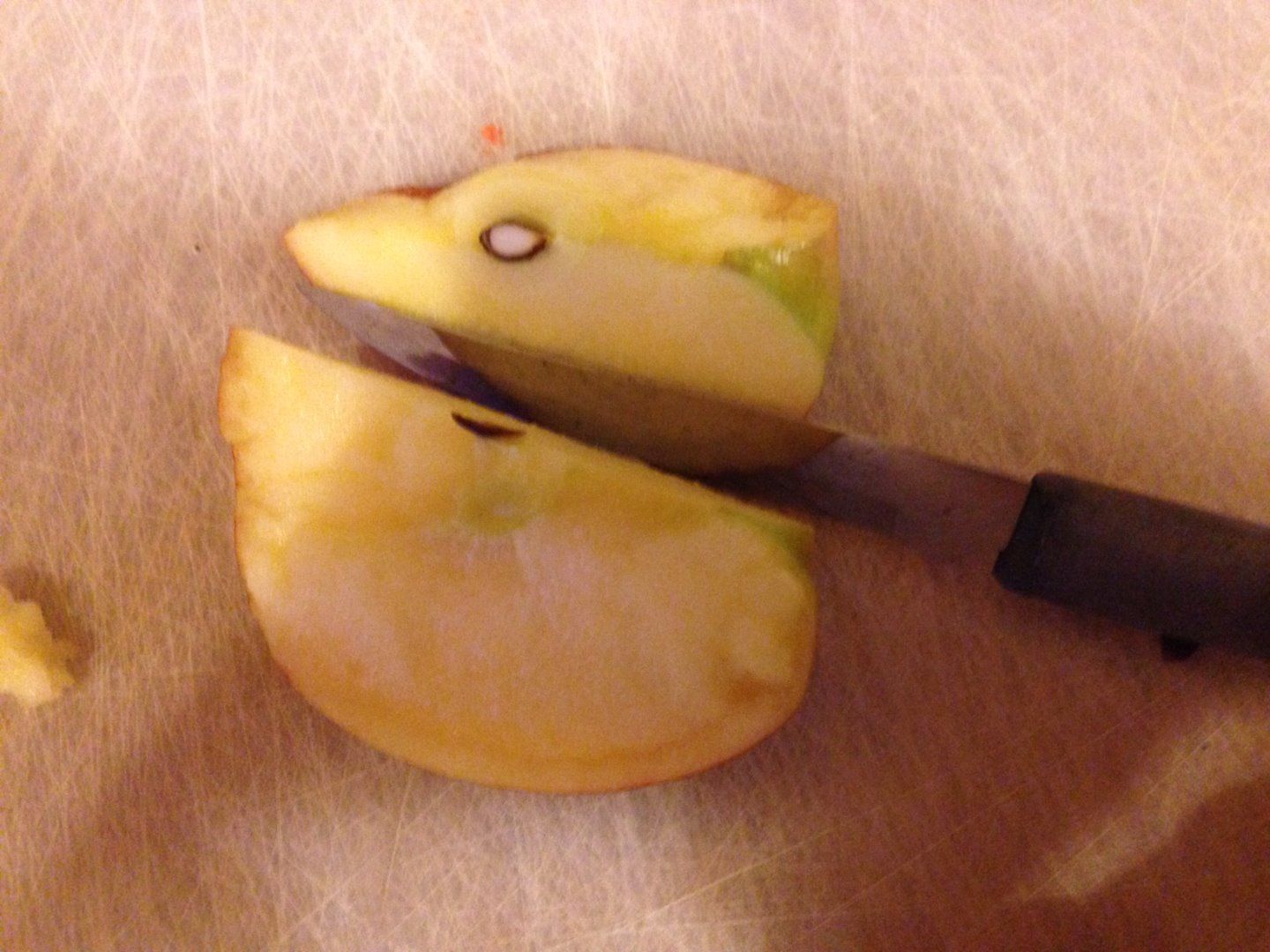 Split an Apple With One Finger! : 3 Steps - Instructables